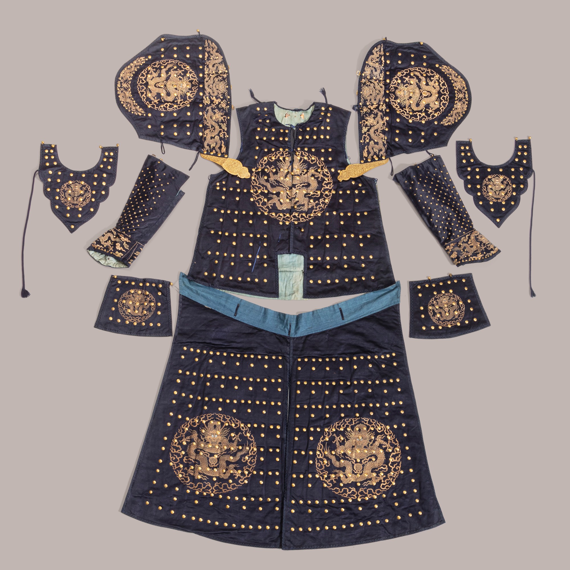 A suit of ceremonial armour Qing dynasty, Qianlong period | 清乾隆 ...