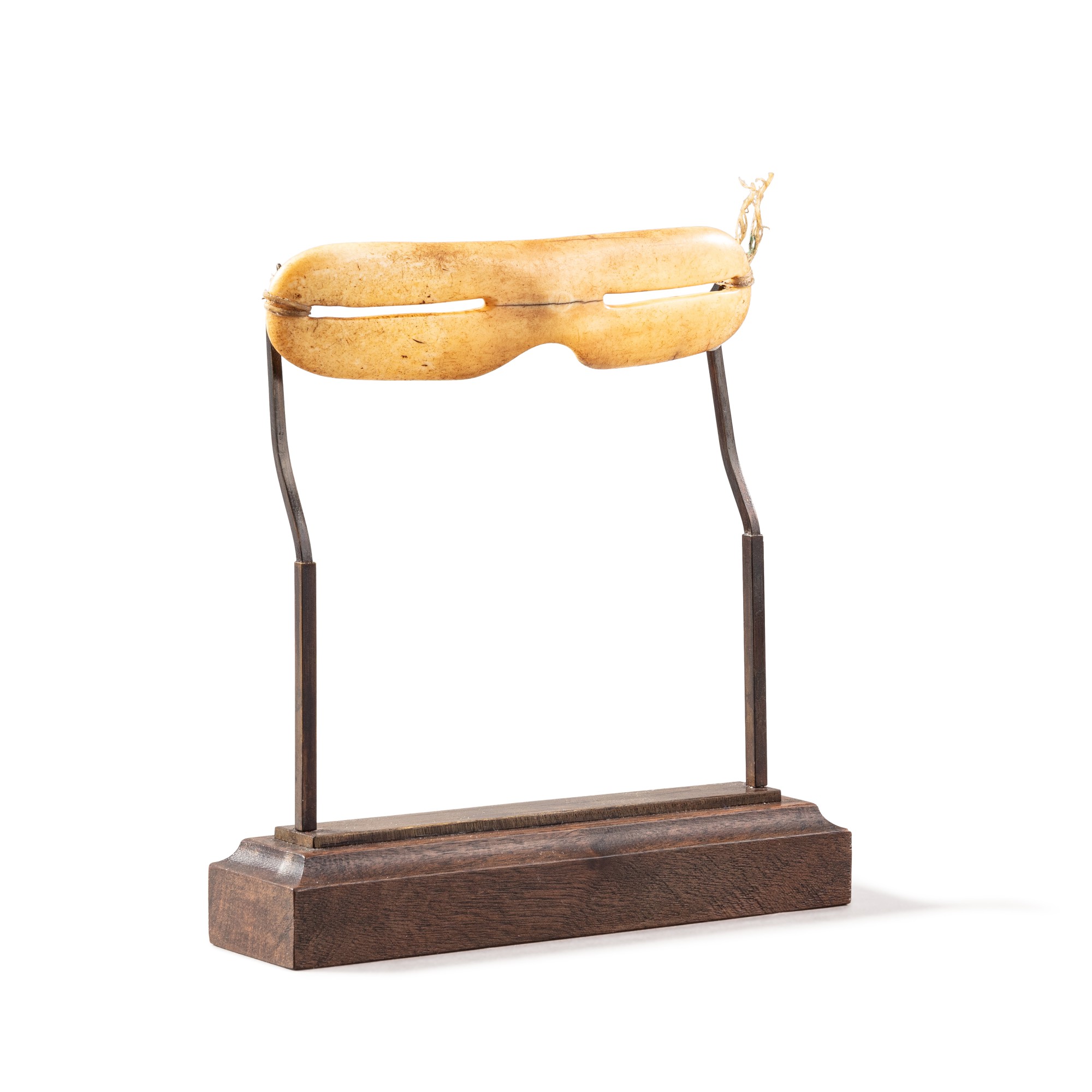 Inuit snow Goggles, Alaska, Late 19th-Early 20th century | Lunettes de ...