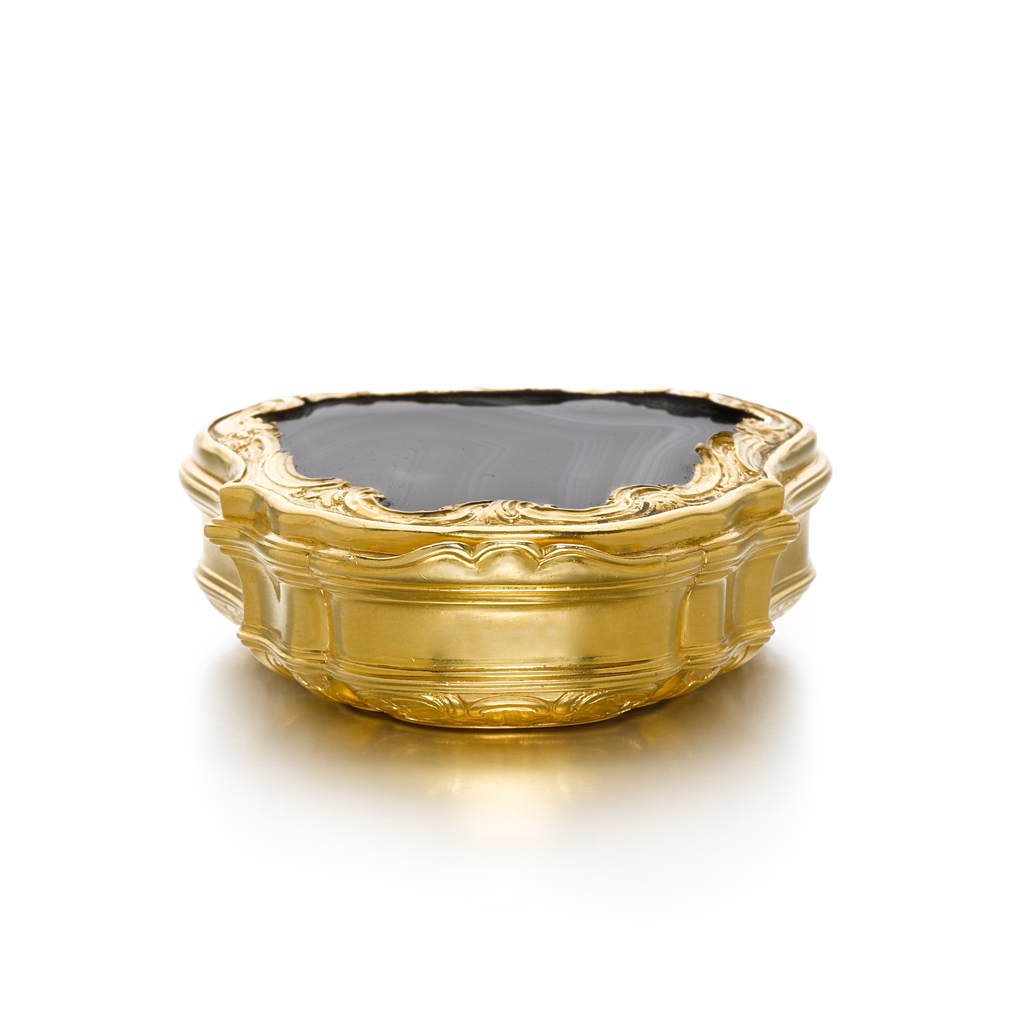 A gold and agate snuff box, English, circa 1740, | Gold Boxes, Silver ...