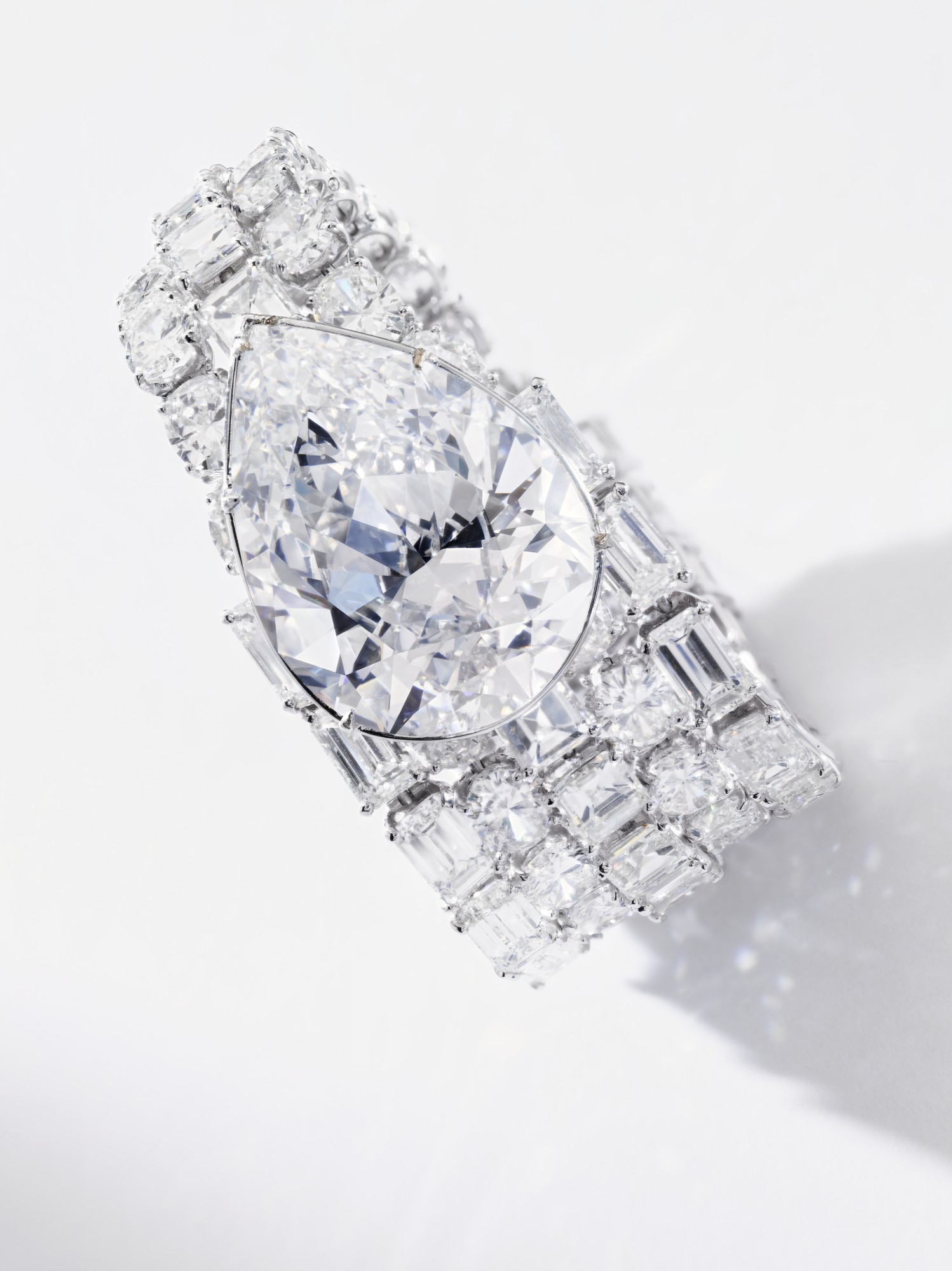 Magnificent diamond bracelet | 鑽石手鏈 | Magnificent Jewels and Noble ...