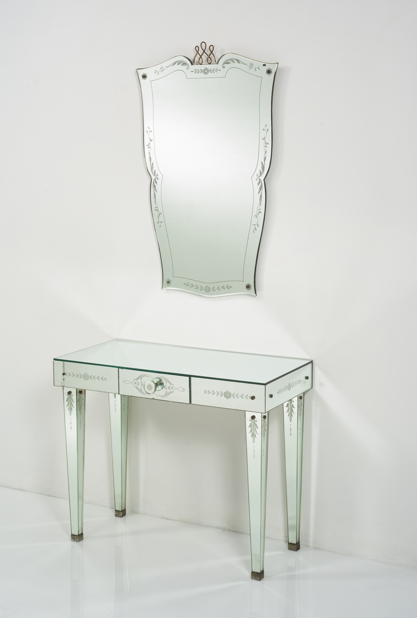 Console with mirror | Design Edit Milan | 2022 | Sotheby's