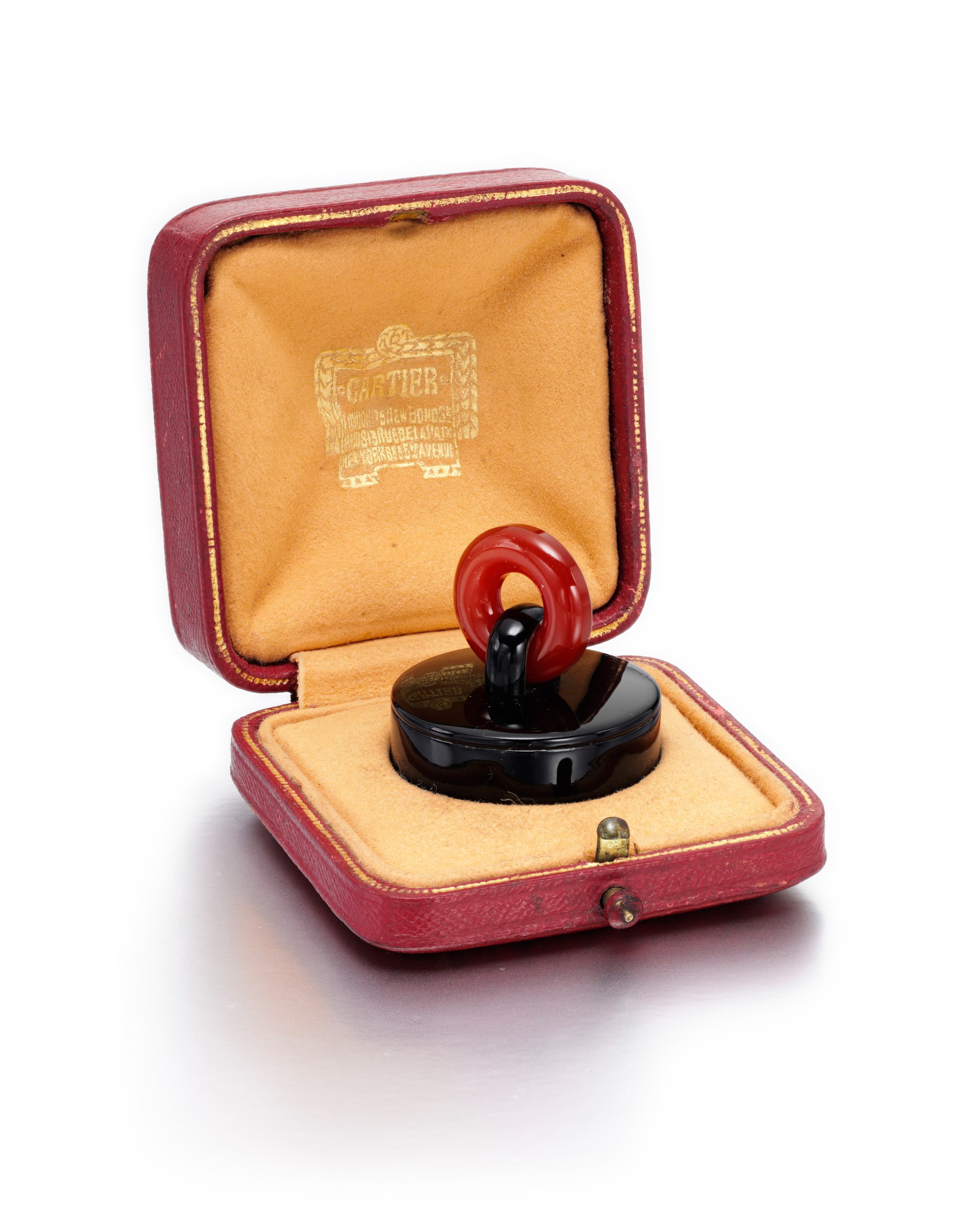 CHALCEDONY AND ENAMEL PILL BOX, CARTIER, 1935 | Fine Jewels Online ...