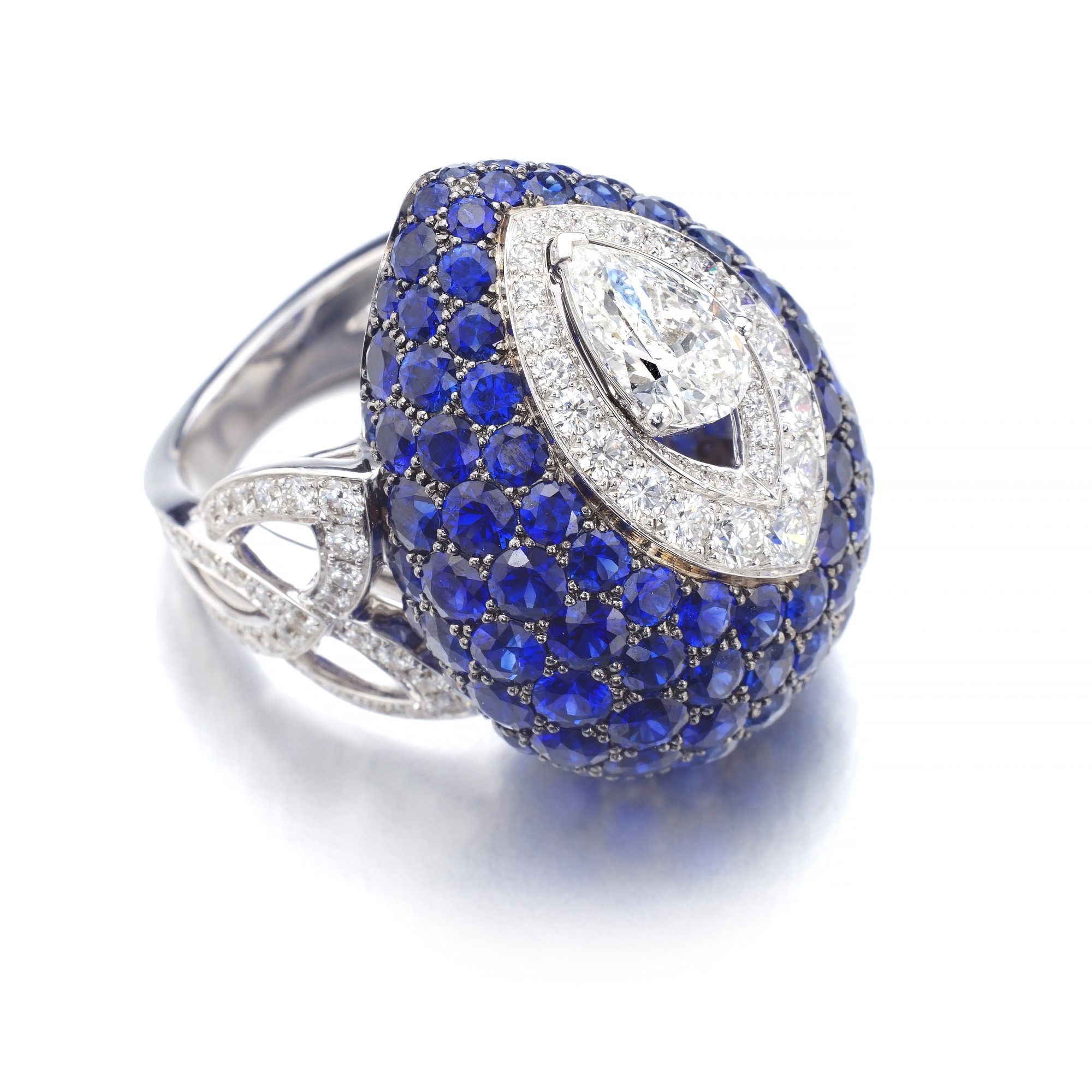 GRAFF | SAPPHIRE AND DIAMOND RING | Graff: Contrast & Colour | 2020 ...