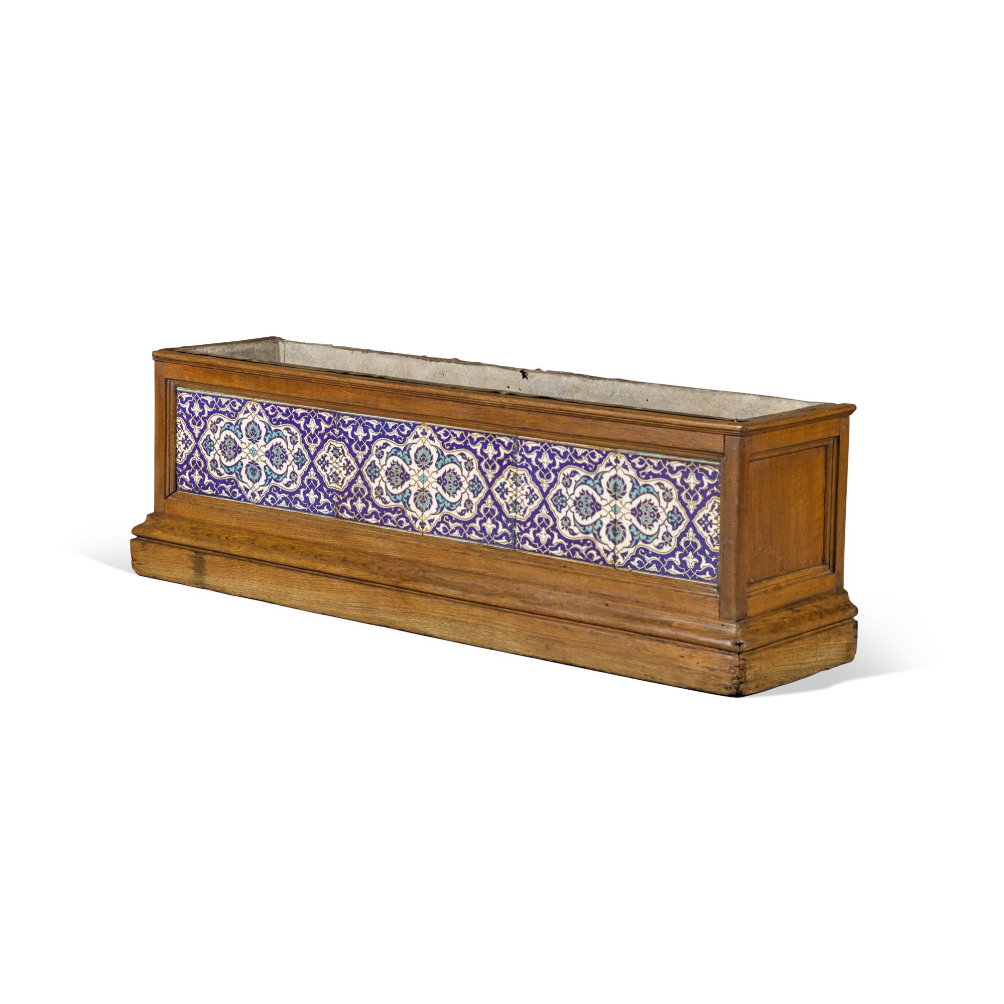 A Victorian Minton pottery and oak trough, late 19th/early 20th century ...