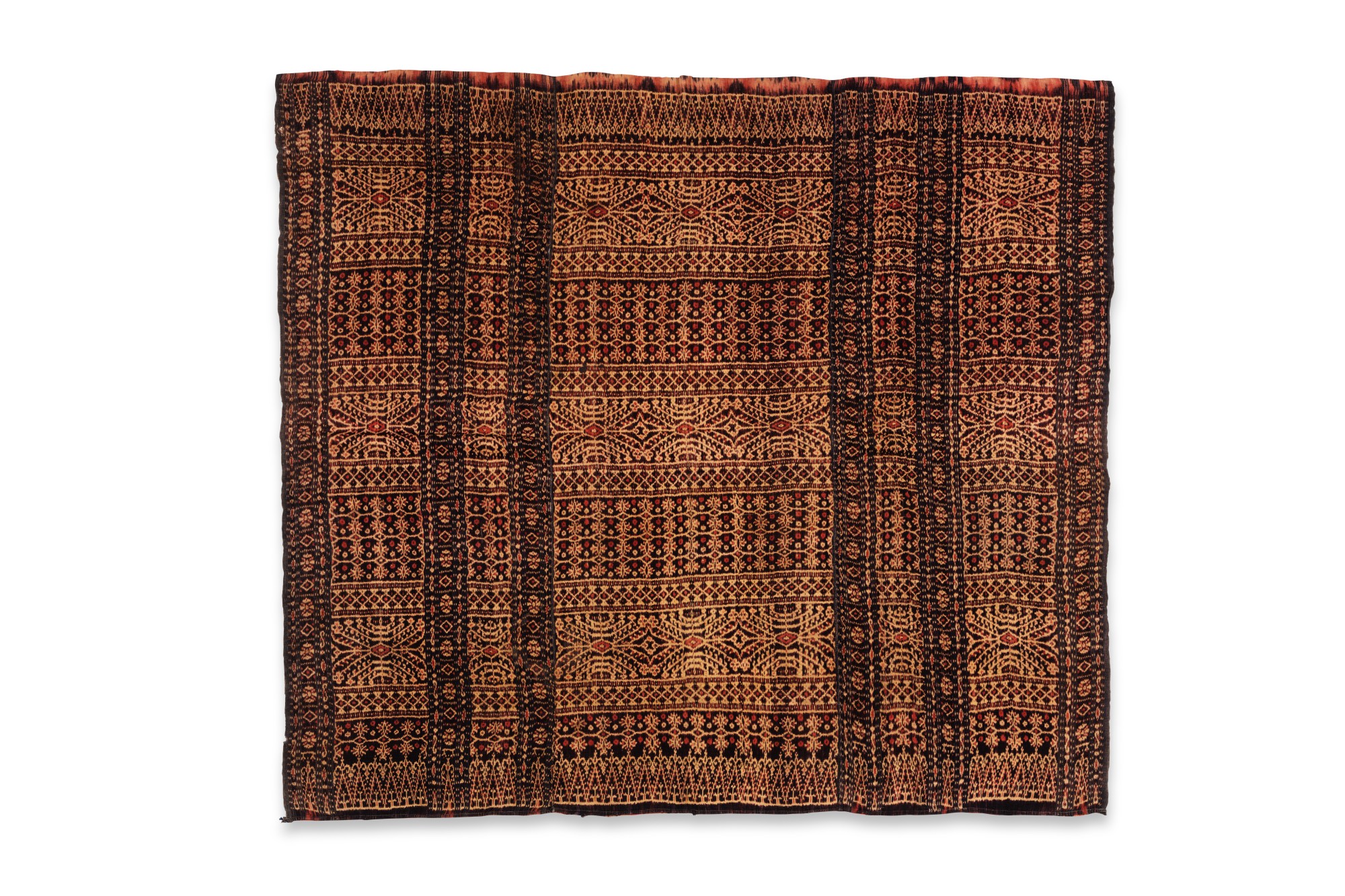 Cinq textiles cérémoniels, Indonésie, 20e siècle | Five ceremonial ...