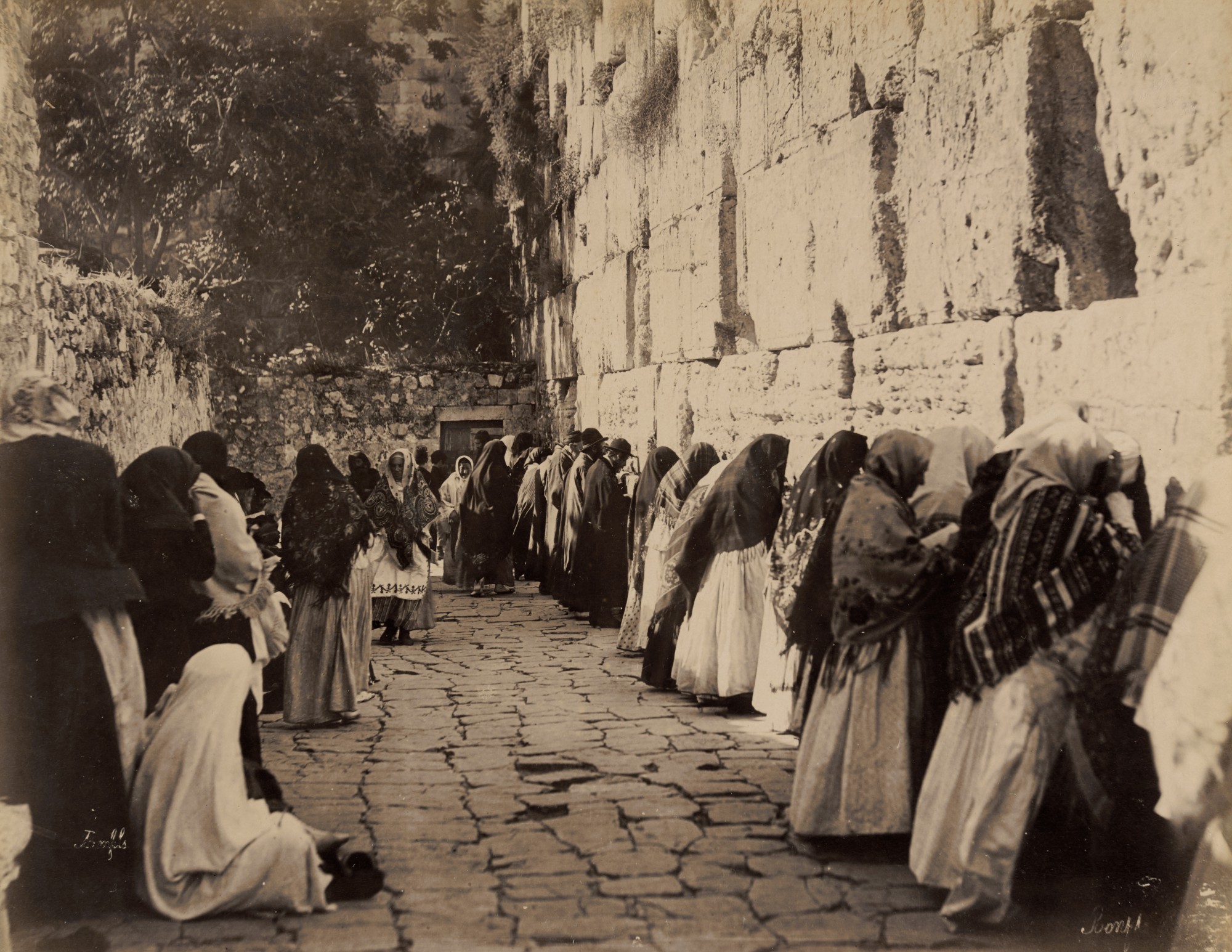 Middle East photography | The Mohammed B. Alwan collection of ...