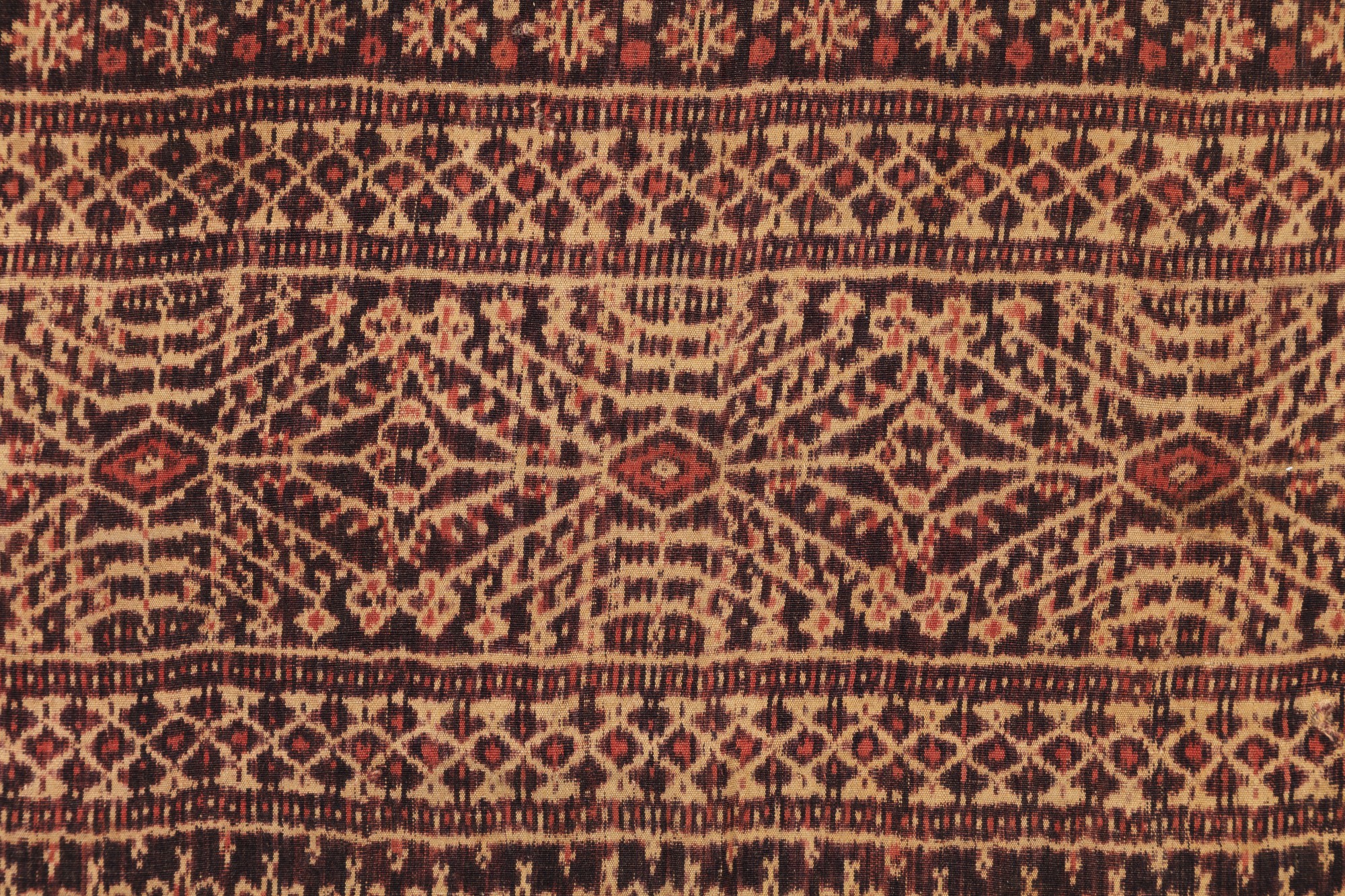 Cinq textiles cérémoniels, Indonésie, 20e siècle | Five ceremonial ...