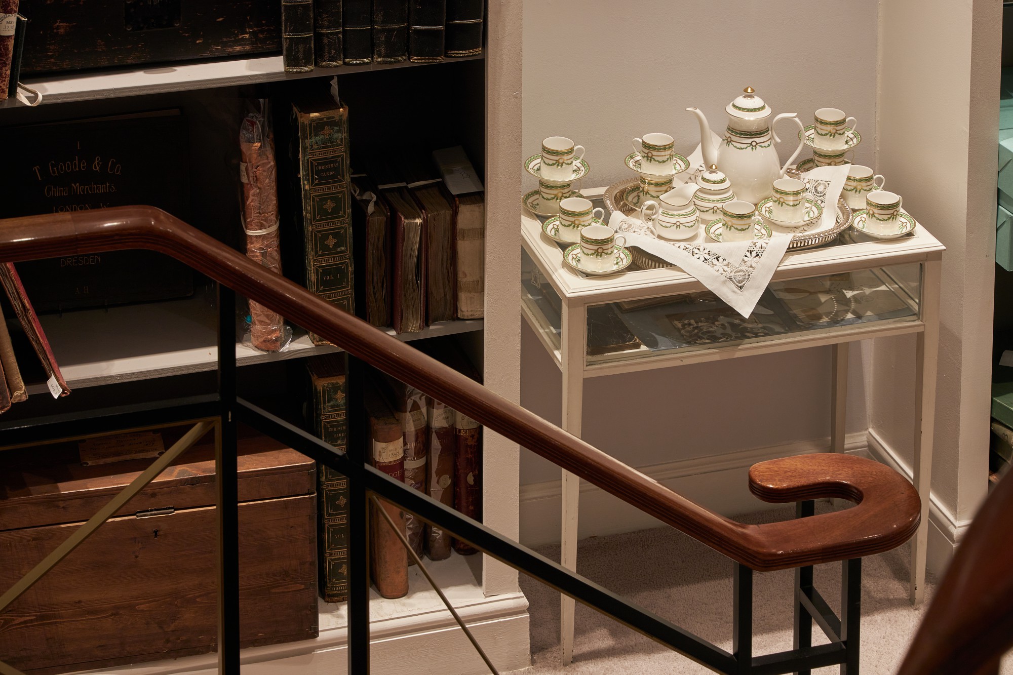 A Thomas Goode 'Green Garland' bone china part coffee service, various ...