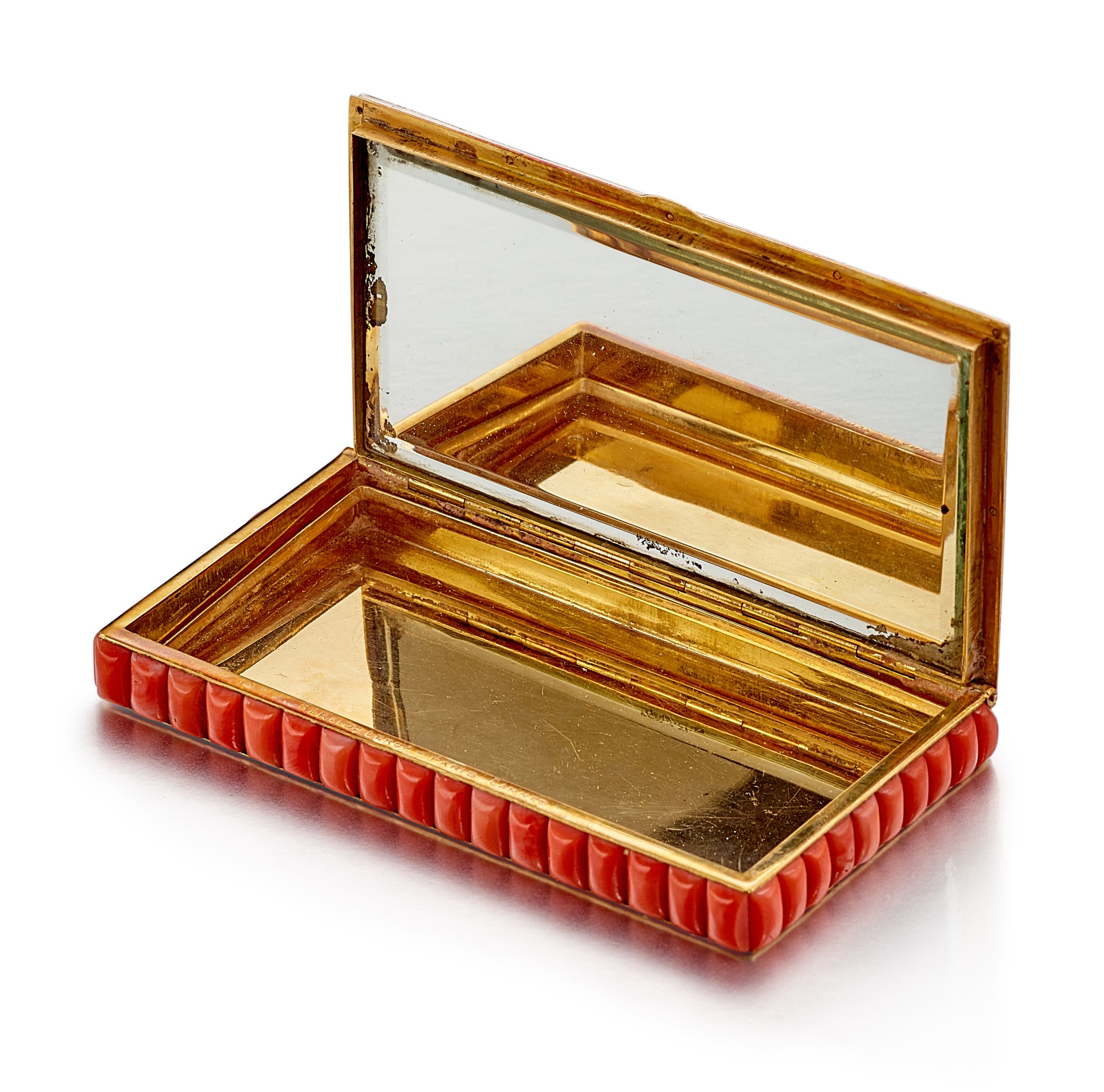 BERLIOZ LEROY | JADE, CORAL AND DIAMOND POWDER CASE | 玉石 配 珊瑚 及 鑽石 粉盒 ...