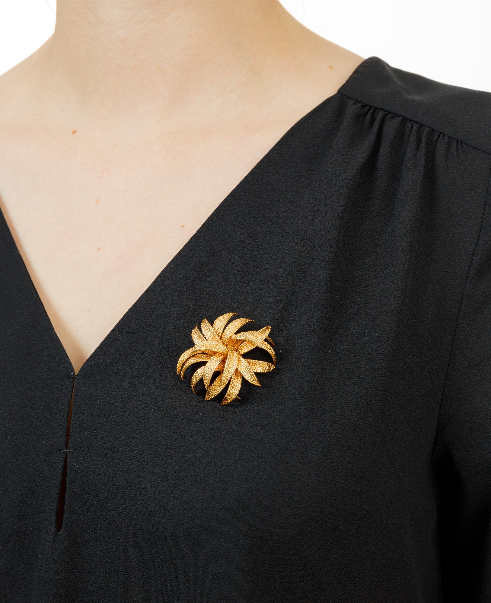 BROCHE OR | GOLD BROOCH | The Weekly Edit: Fine Jewels | Paris | 2020 ...