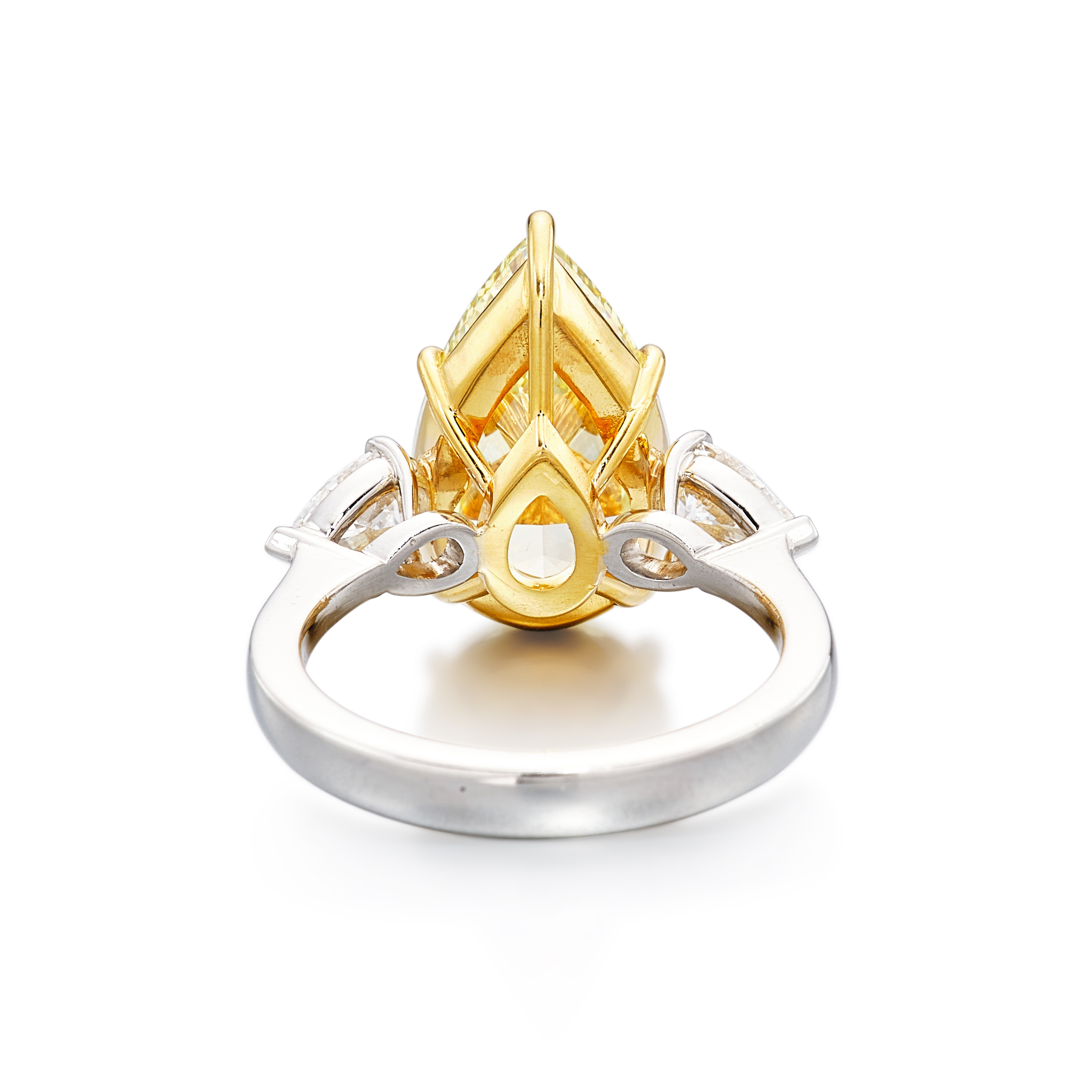 Fancy Intense Yellow Diamond and Diamond Ring, Mount by Graff | 6.01克拉 ...