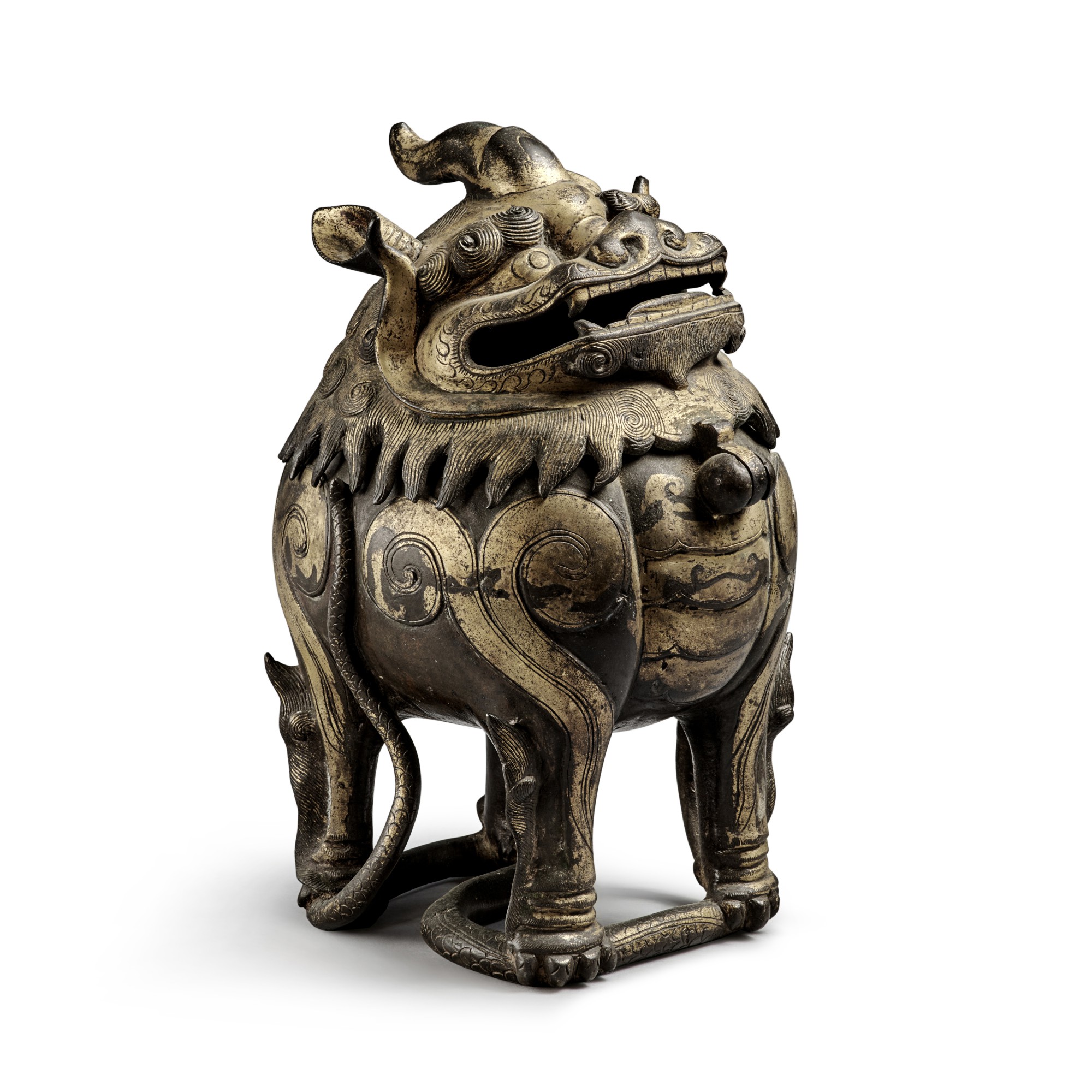 A parcel-gilt bronze luduan-form censer, 17th century | 十七世紀 銅局部鎏金甪端形熏爐 ...
