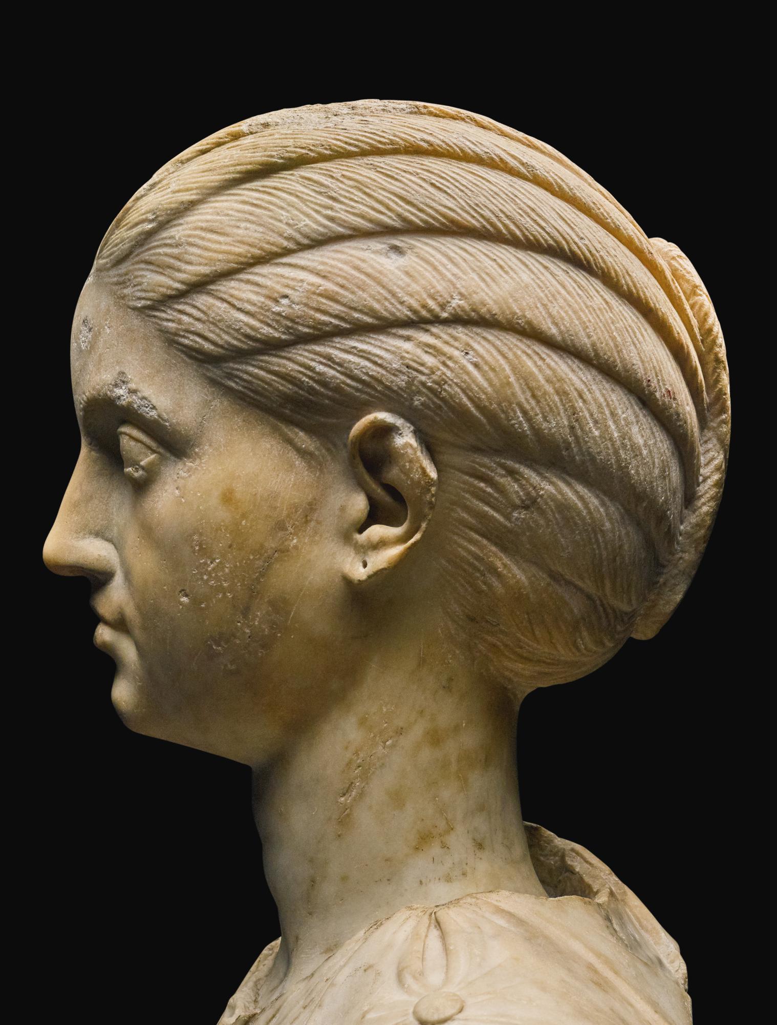 A ROMAN MARBLE PORTRAIT HEAD OF A YOUNG WOMAN, SEVERAN, EARLY 3RD ...