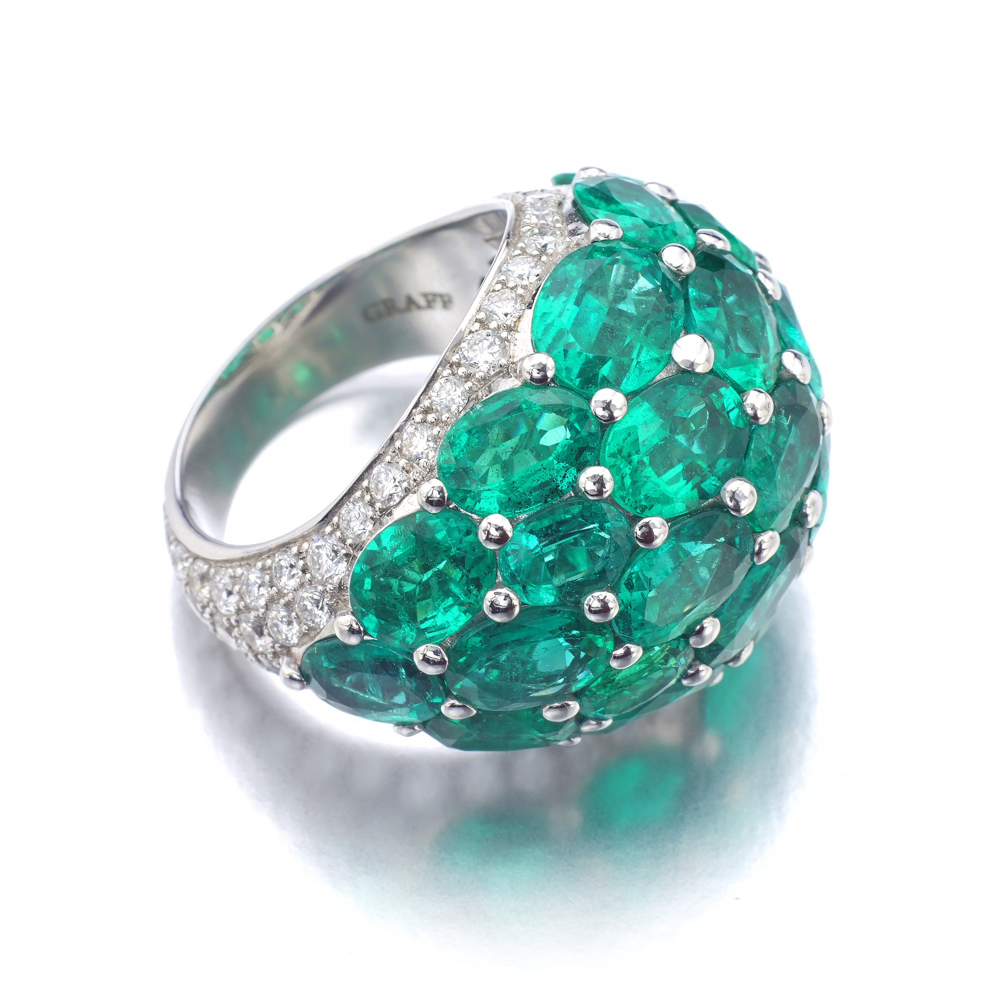 GRAFF | EMERALD AND DIAMOND RING | Graff: Contrast & Colour | 2020 ...