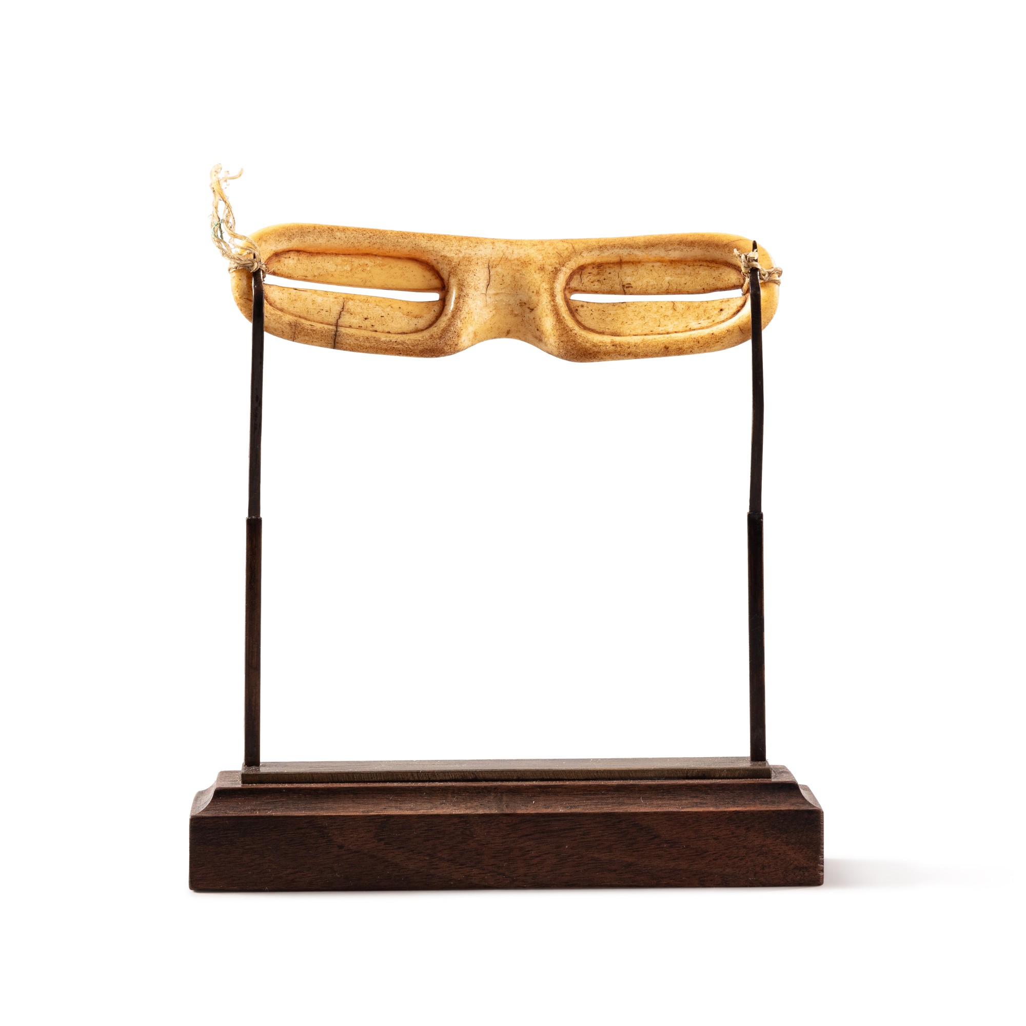 Inuit snow Goggles, Alaska, Late 19th-Early 20th century | Lunettes de ...