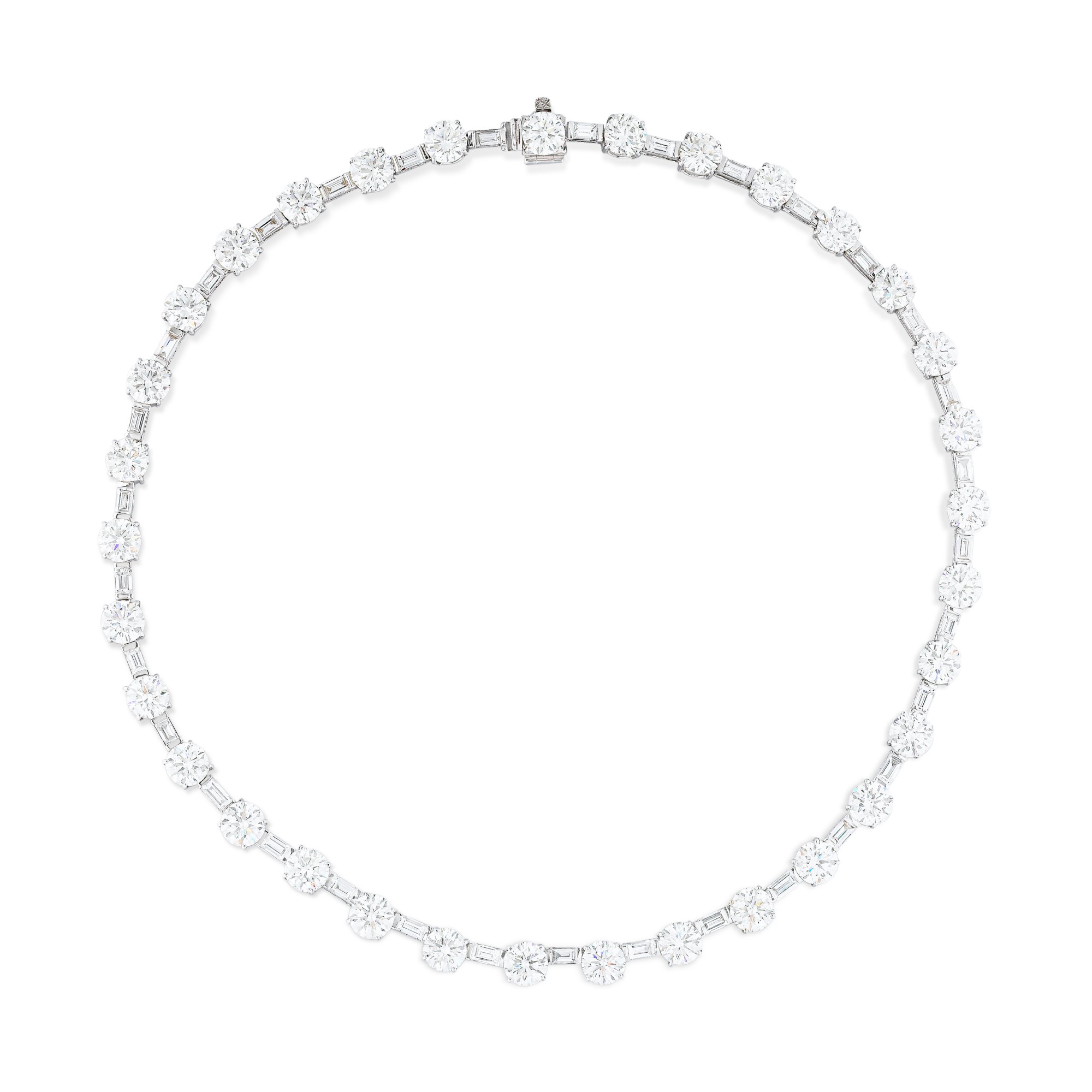 Collier et paire de pendants d'oreille diamants | Diamond necklace and ...