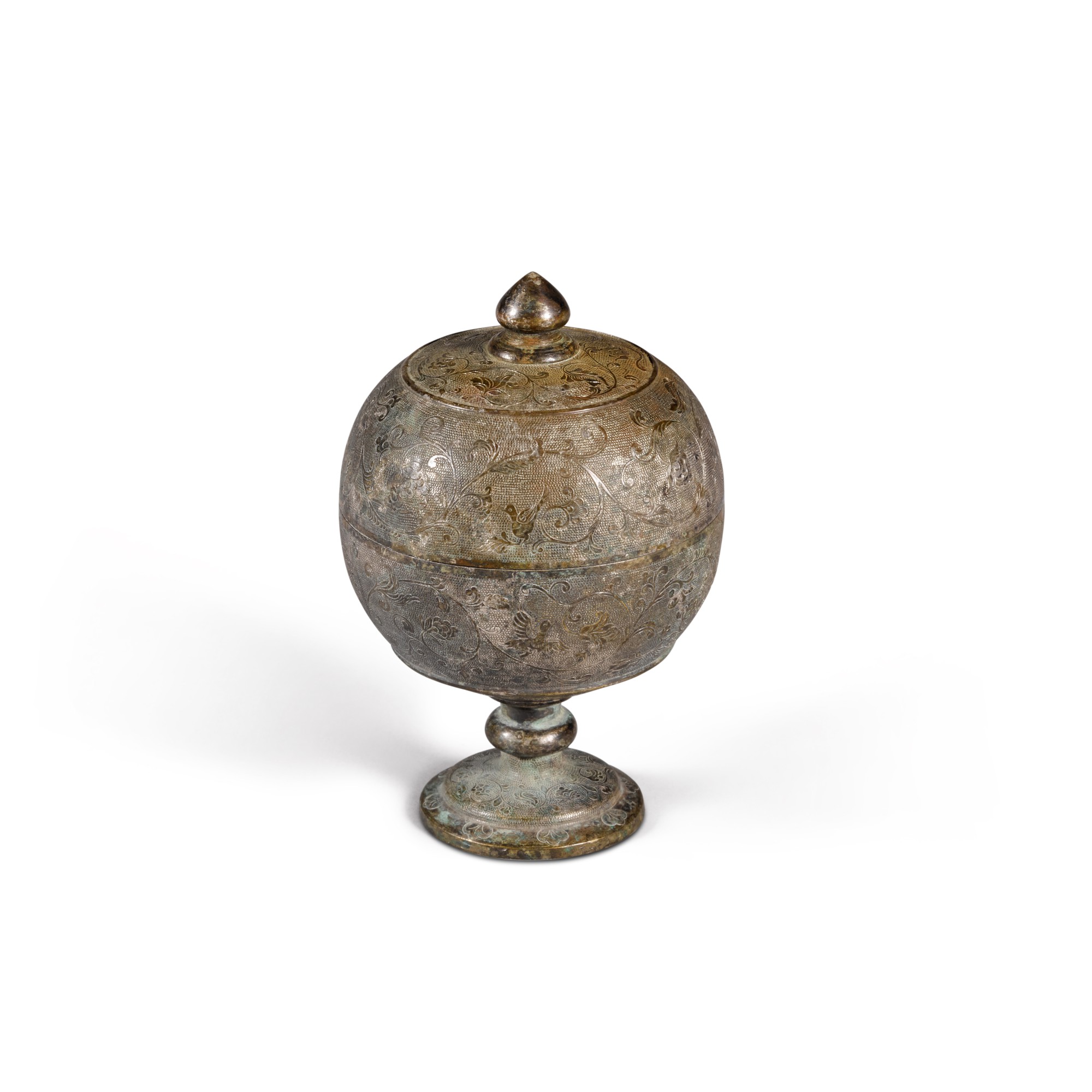 A silver 'flower and bird' cup and cover, Tang dynasty 唐 銀鏨花鳥紋高足蓋盃 ...