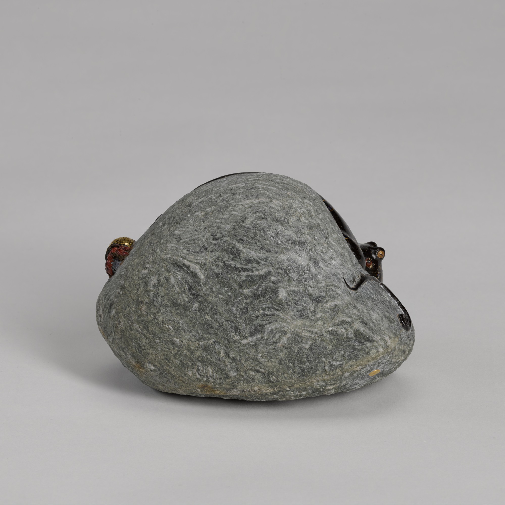 Saratani Tomizo (b. 1949) | A lacquered stone sculpture | Showa period ...
