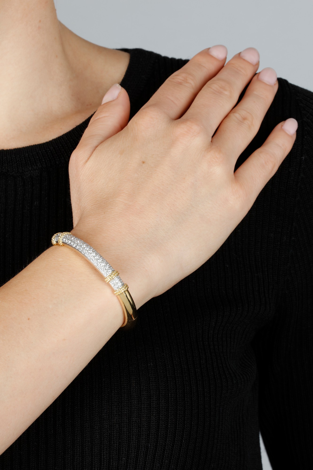 FRED | DIAMOND AND GOLD BANGLE | Fine Jewels | 2020 | Sotheby's