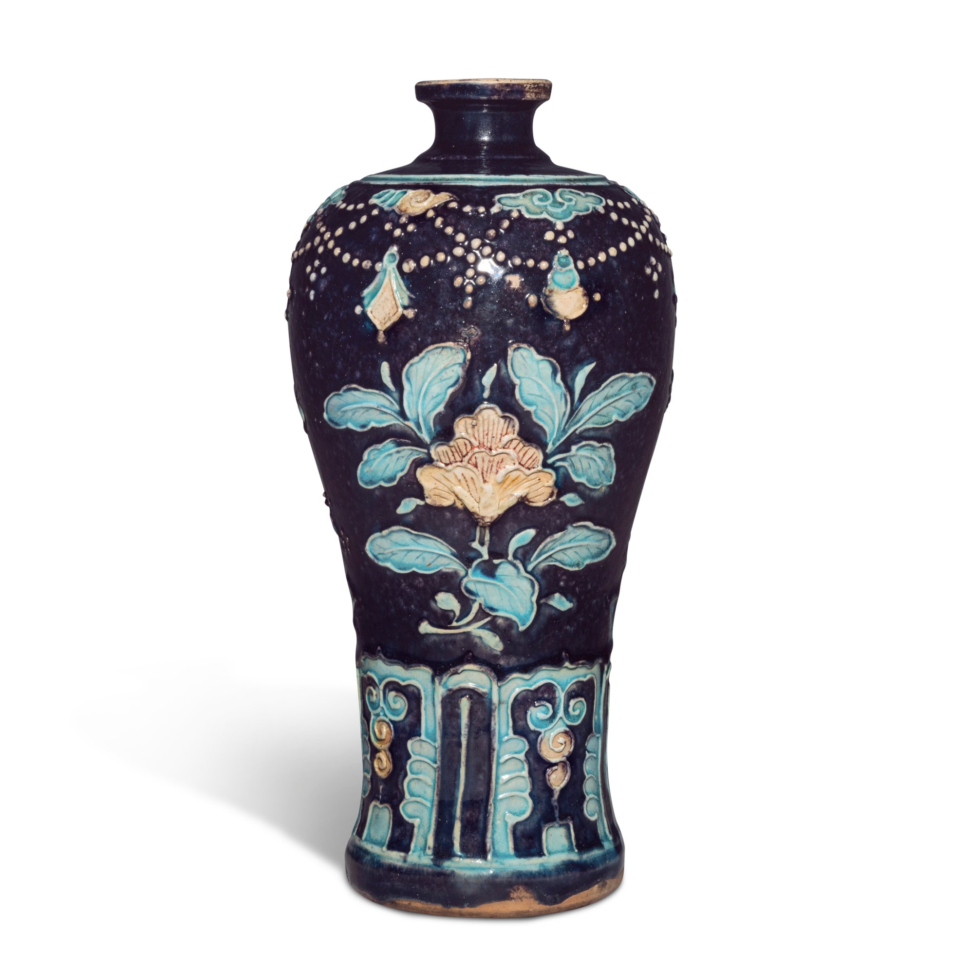 A Fahua-glazed 'floral' meiping, Ming dynasty, 16th century | 明十六世紀 ...