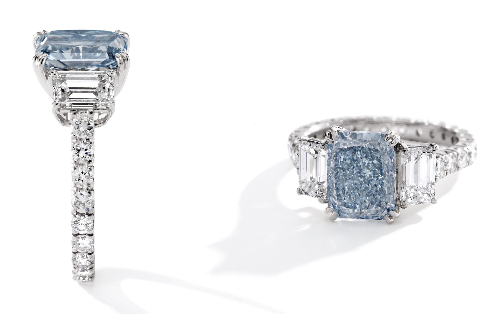 An Impressive Fancy Intense Blue Diamond and Diamond Ring [ 濃彩藍色鑽石配鑽石戒指 ...