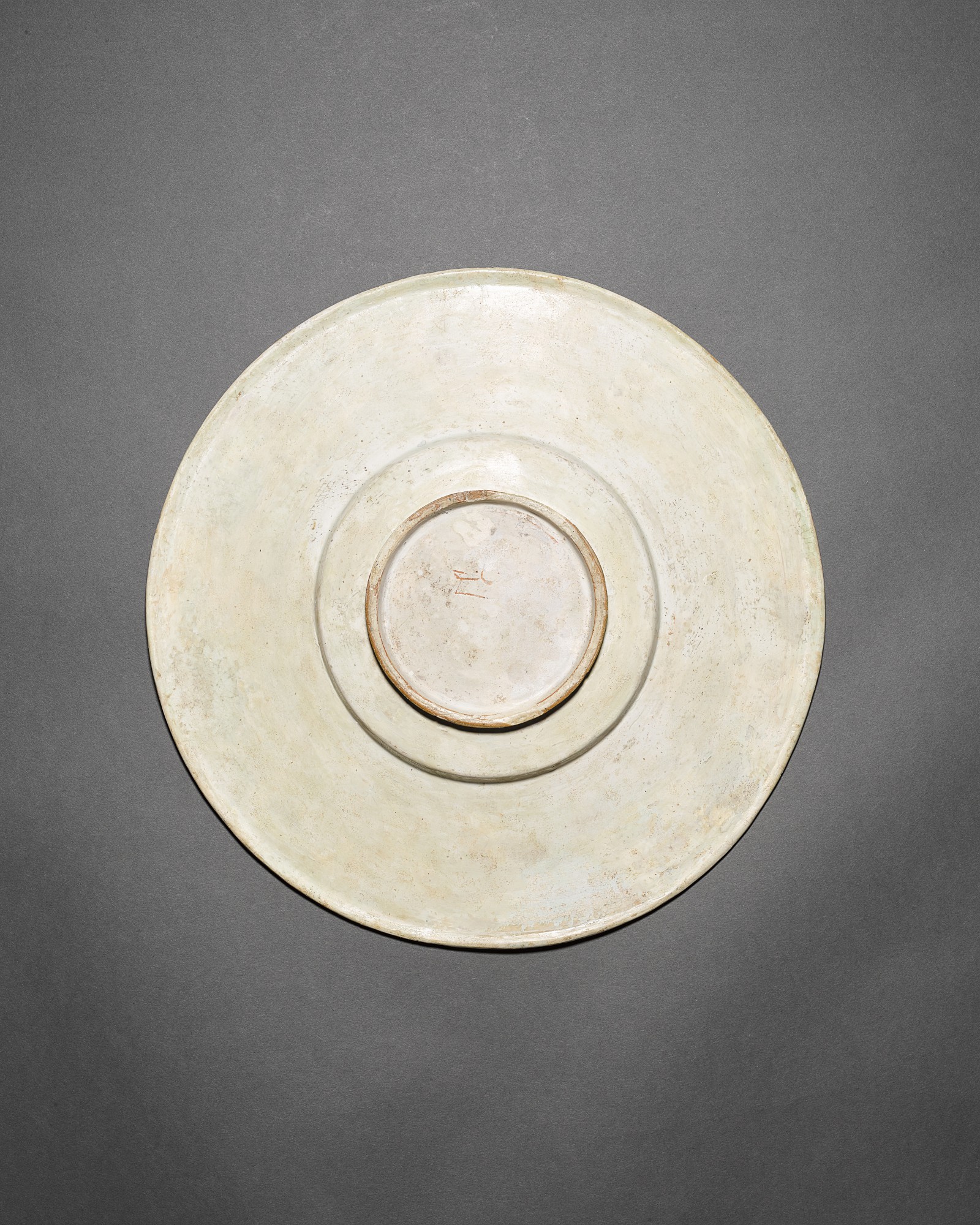 A large calligraphic Samanid pottery dish, Nishapur or Samarqand, 10th ...