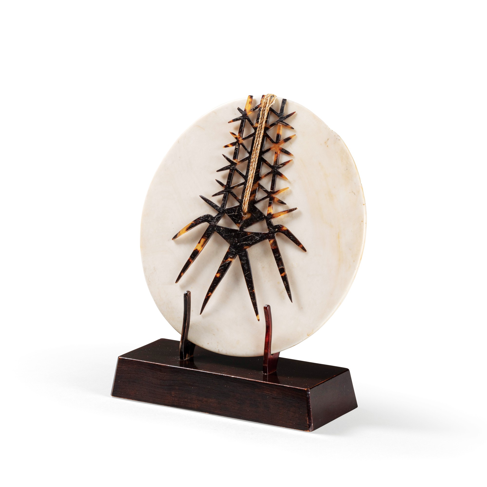 Pectoral tema, Île de Santa Cruz, Îles Salomon | Tema pendant, Santa ...