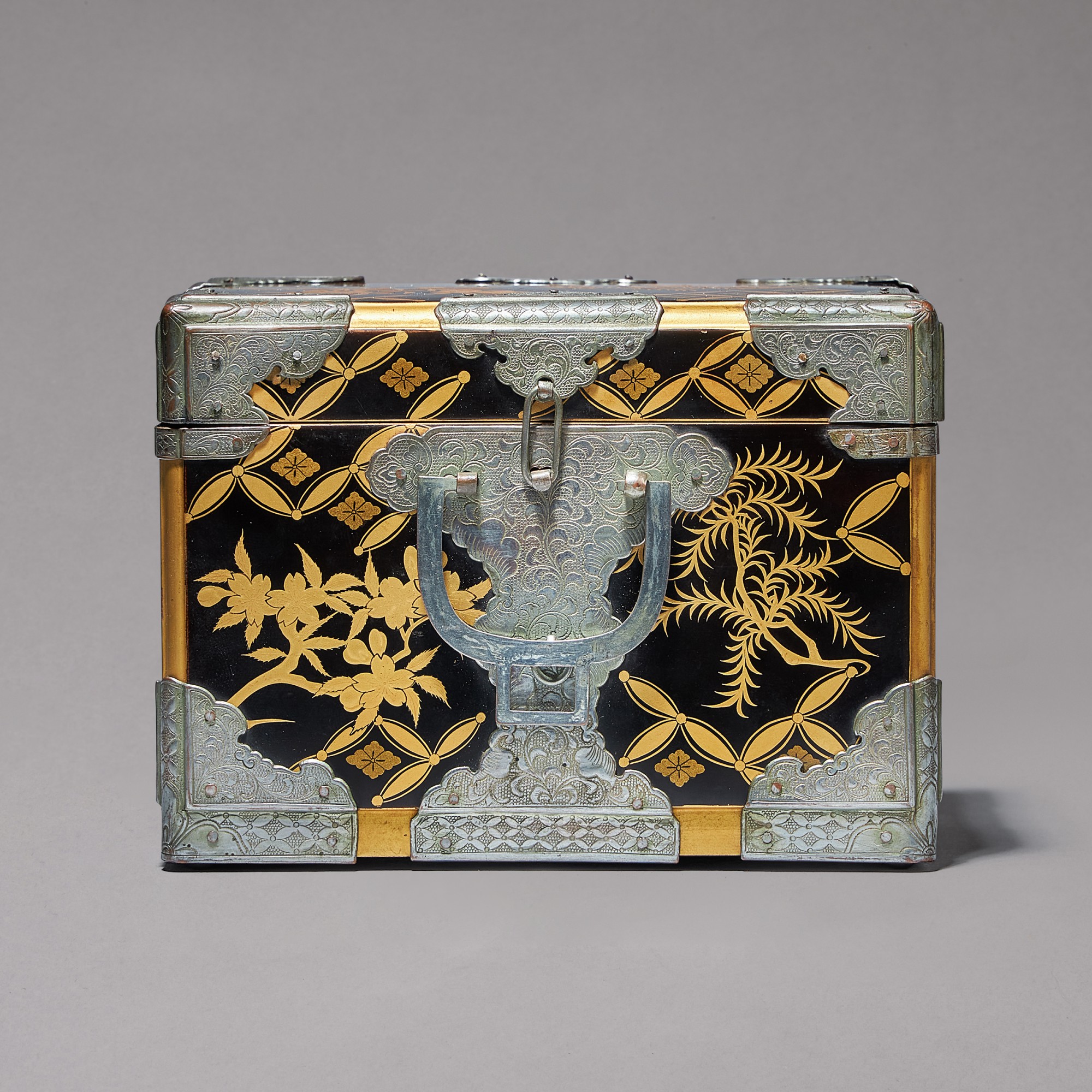 A small hasamibako [travelling chest] | Edo period, late 18th - early ...