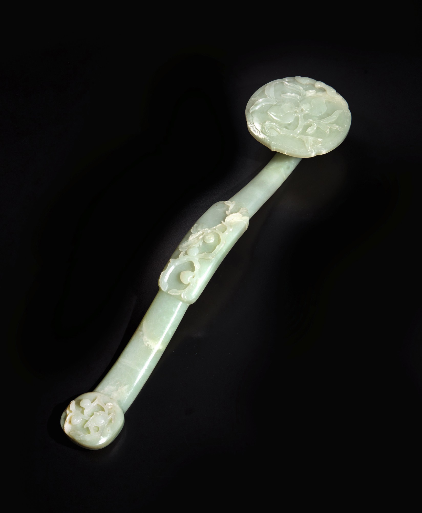 A pale celadon jade ruyi scepter, Qing dynasty, 19th century | 清十九世紀 ...