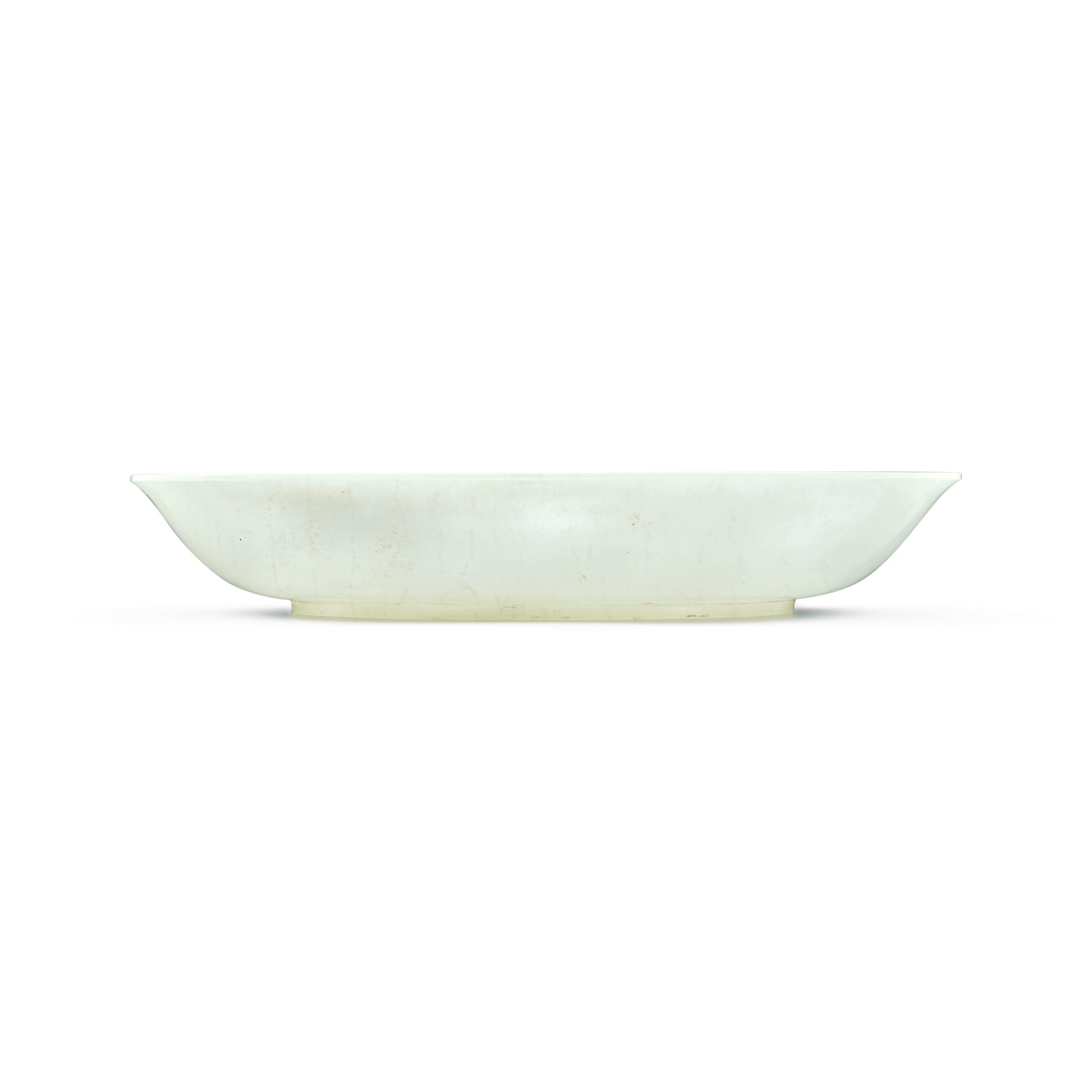 A white jade dish, Qing dynasty, 18th / 19th century | 清十八 / 十九世紀 白玉盤 ...