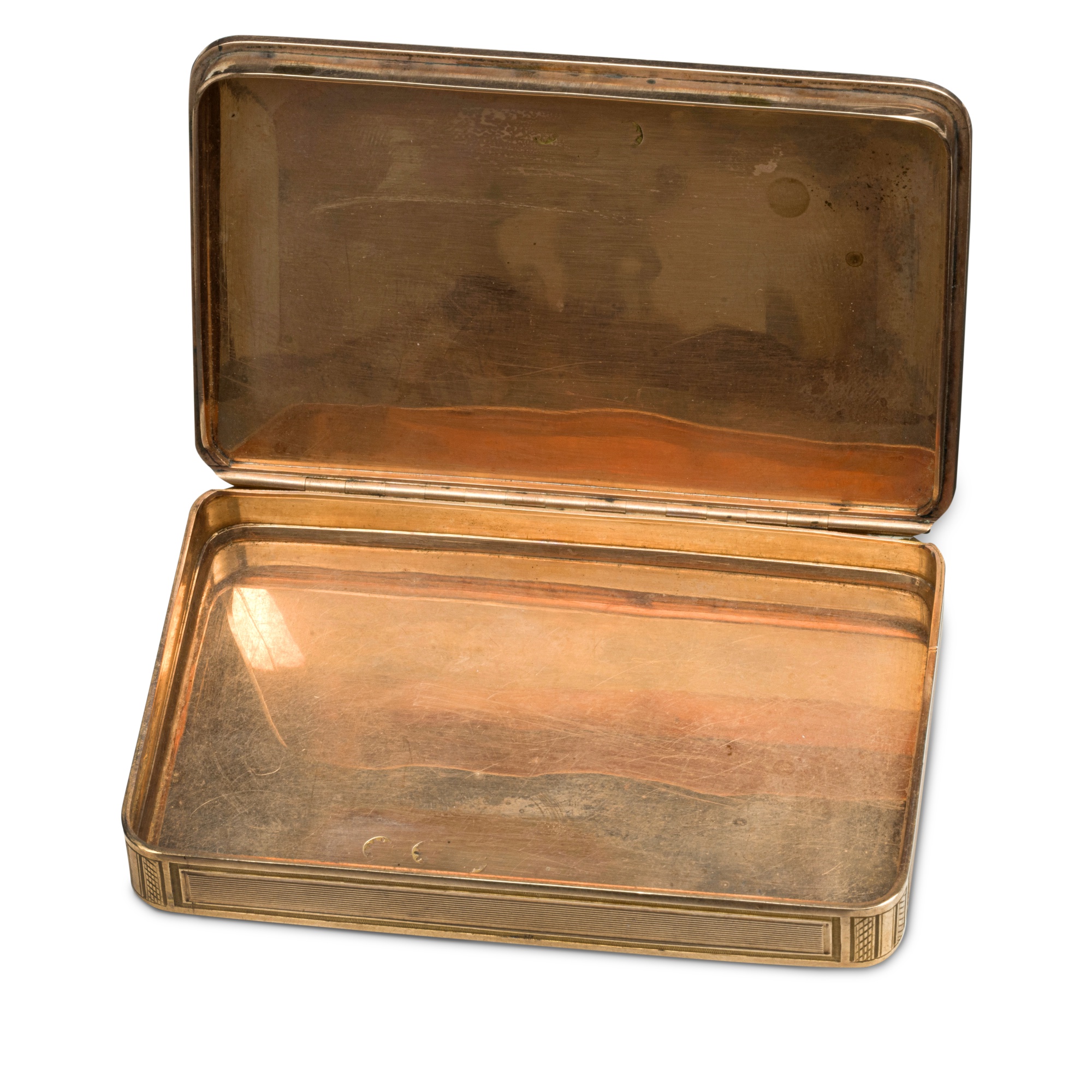 A chased two-colour gold snuff box, Hanau, circa 1800/1805 | Fabergé ...