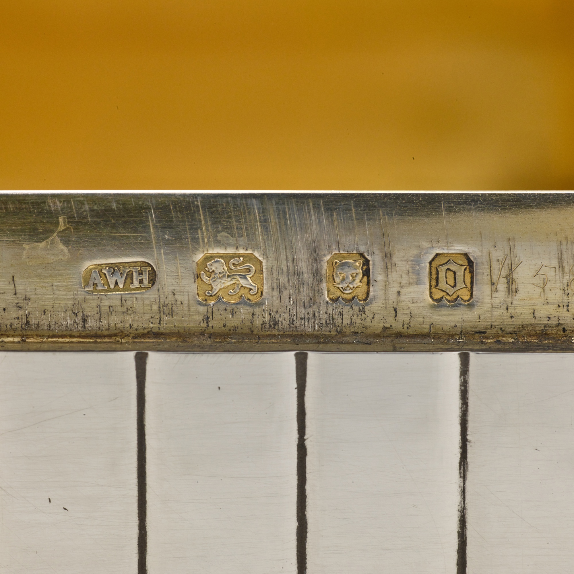 A silver and gold cigarette box, Alfred William Hardiman, London, 1929 ...