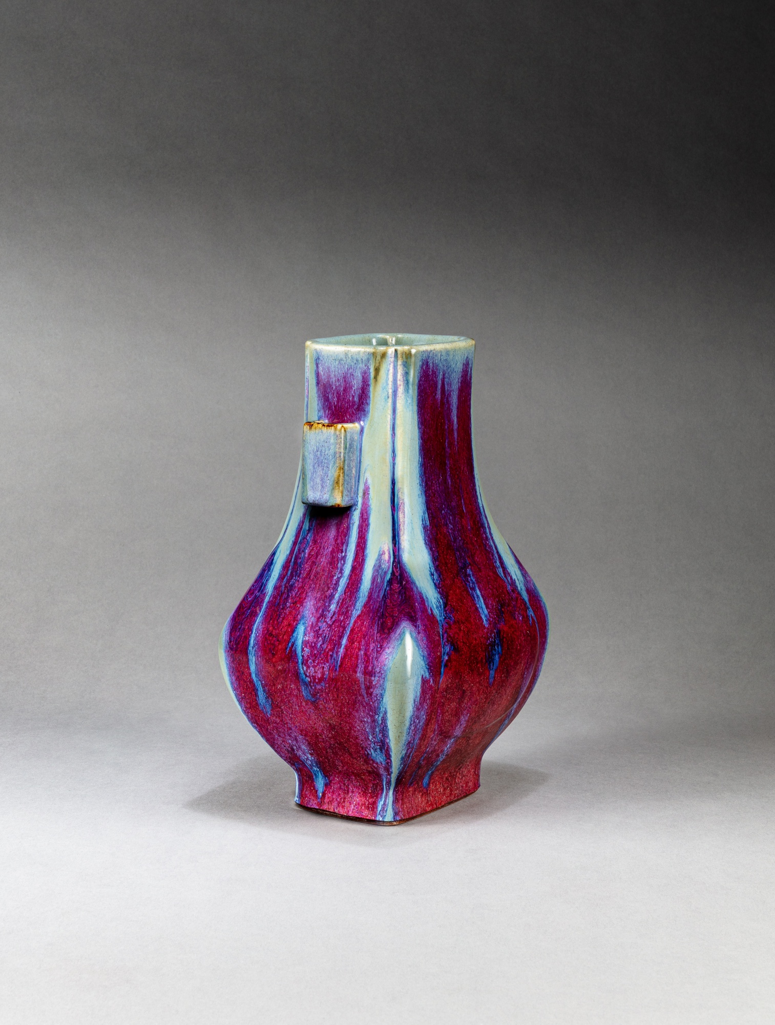 A flambé-glazed vase, hu, Qing dynasty, 18th-19th century | 清十八至十九世纪 ...