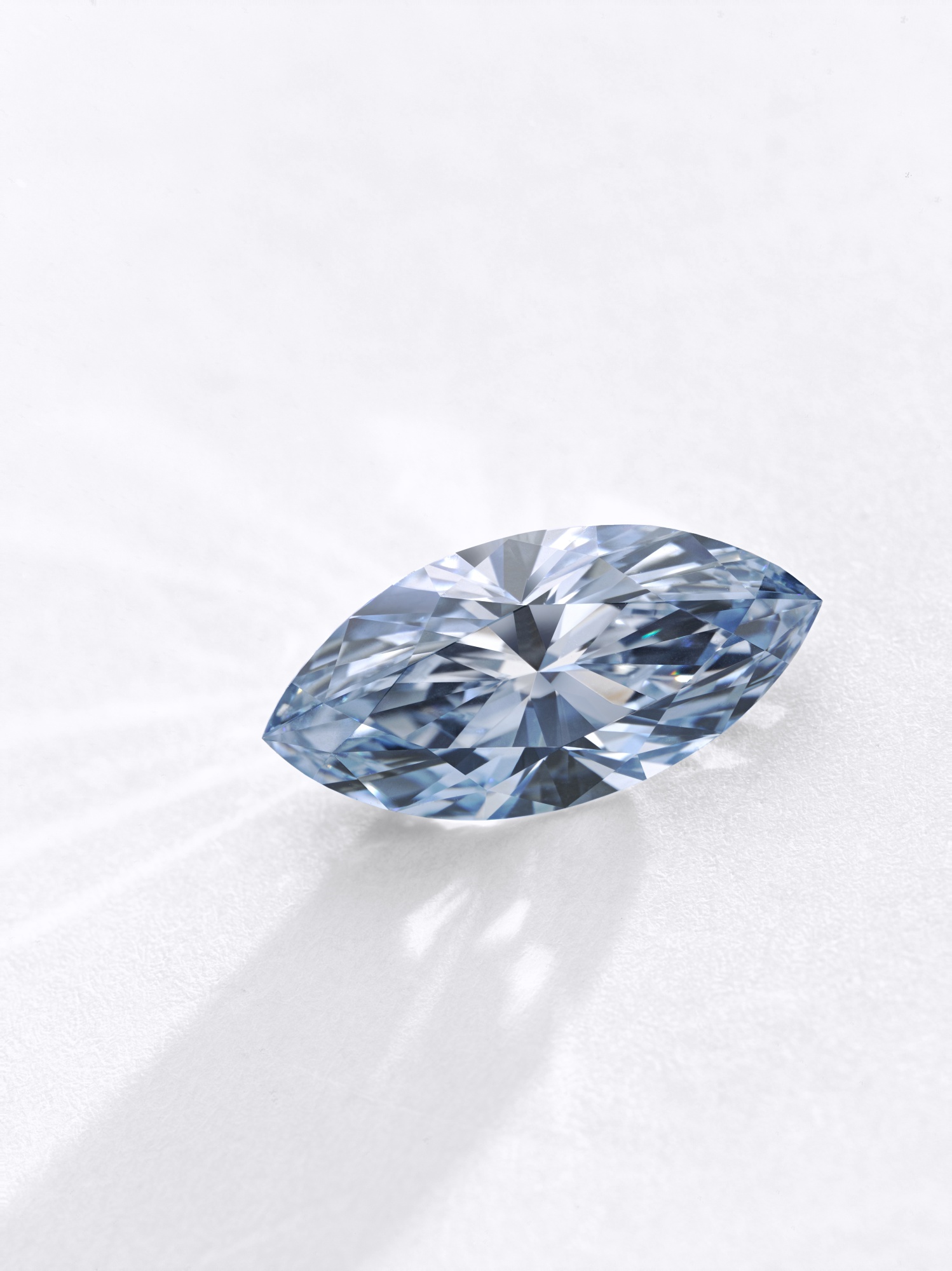 Superb fancy Blue diamond ring | 彩藍色鑽石戒指 | Magnificent Jewels and Noble ...