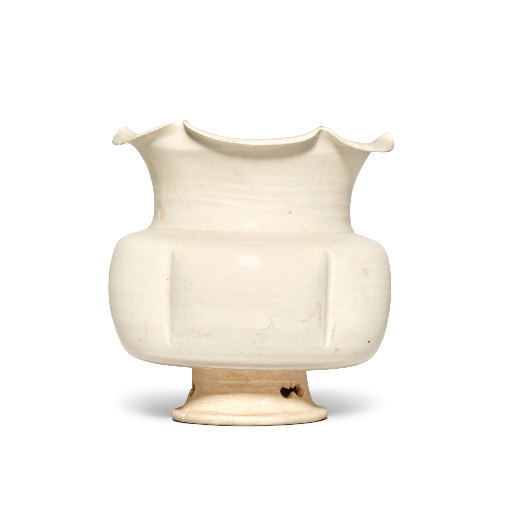 A Ding-type white-glazed foliate-rim jar, Northern Song dynasty | 北宋 ...