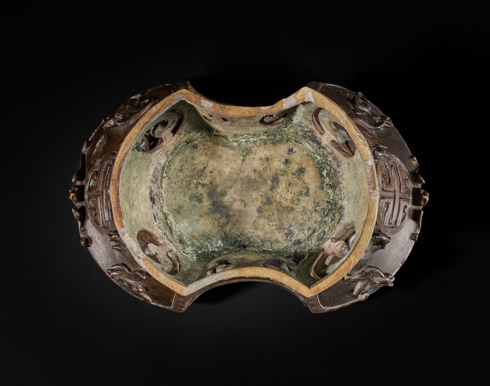 A large bronze ingot-form censer and cover Qing dynasty, 18th / 19th ...