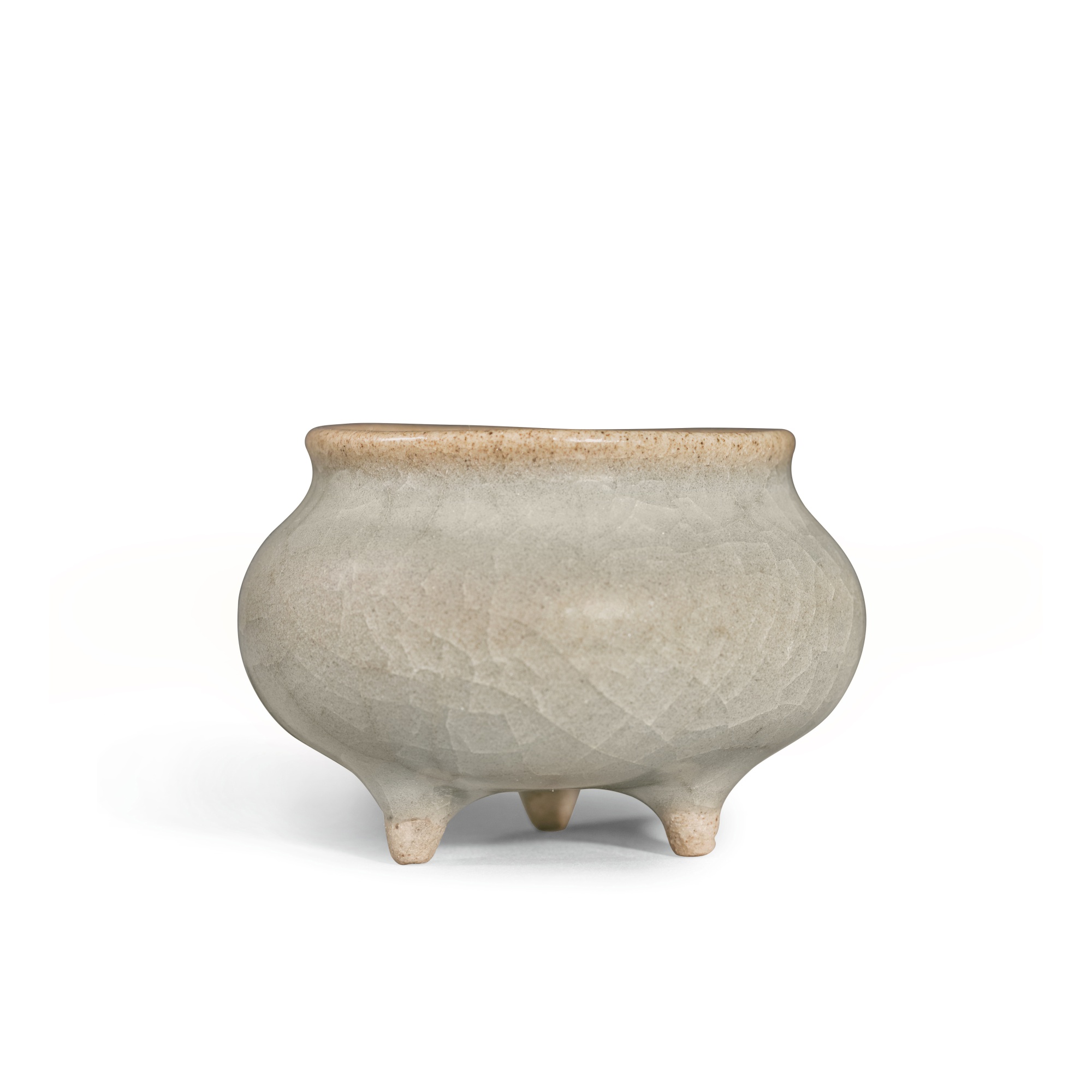 A small Guan-type tripod censer, Yuan - Ming dynasty | 元至明 官窰式三足小爐 ...