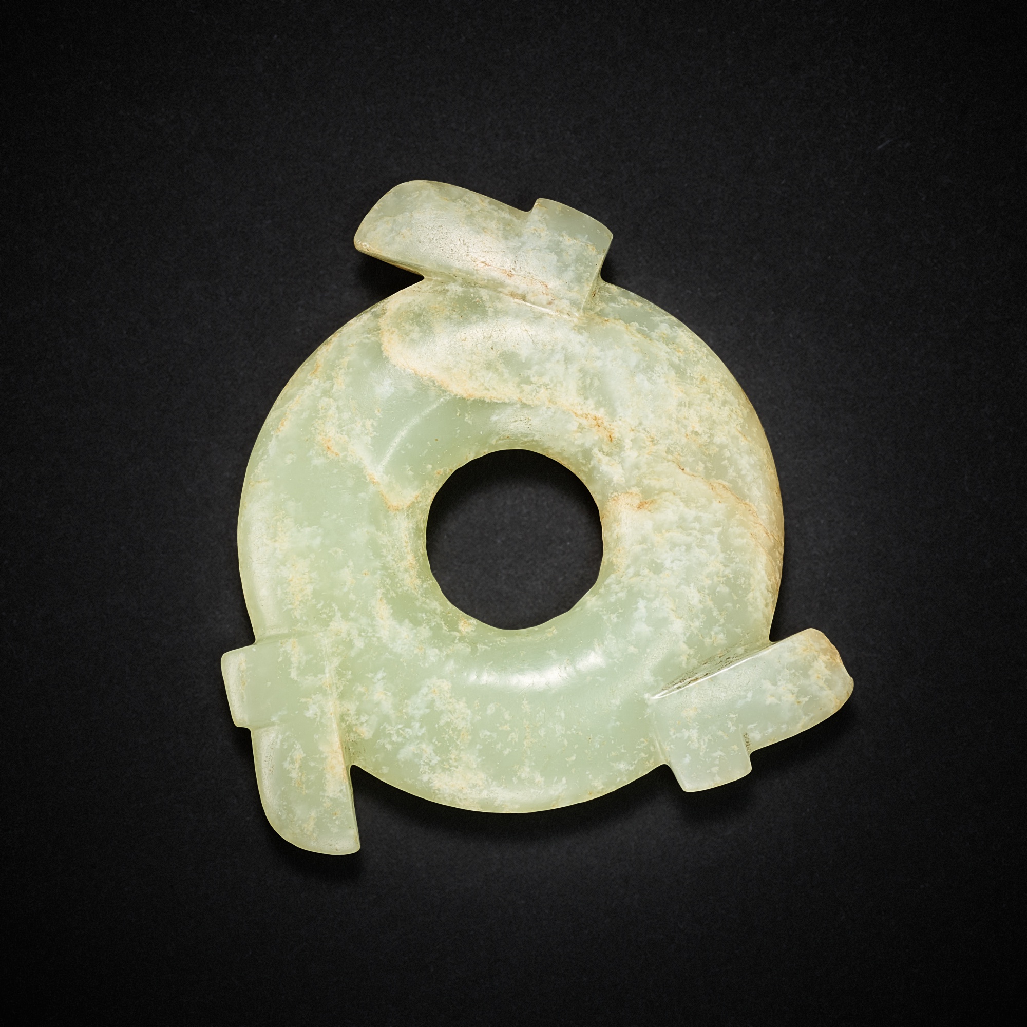 A pale celadon jade 'cicada' notched ring, Neolithic period | 新石器時代 ...