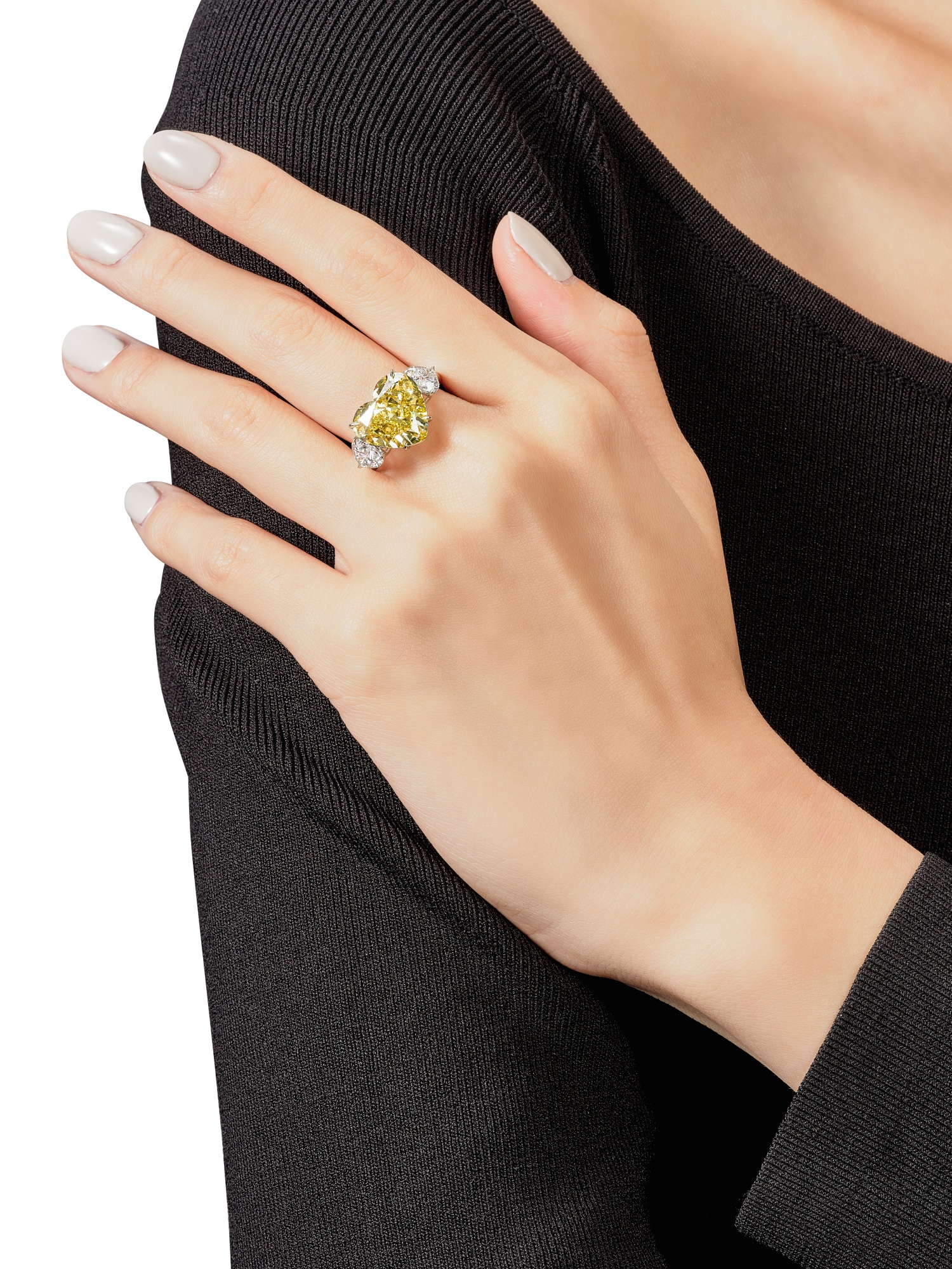 Fancy Deep Yellow Diamond and Diamond Ring | 8.85克拉 深彩黃色鑽石 配 鑽石 戒指 ...