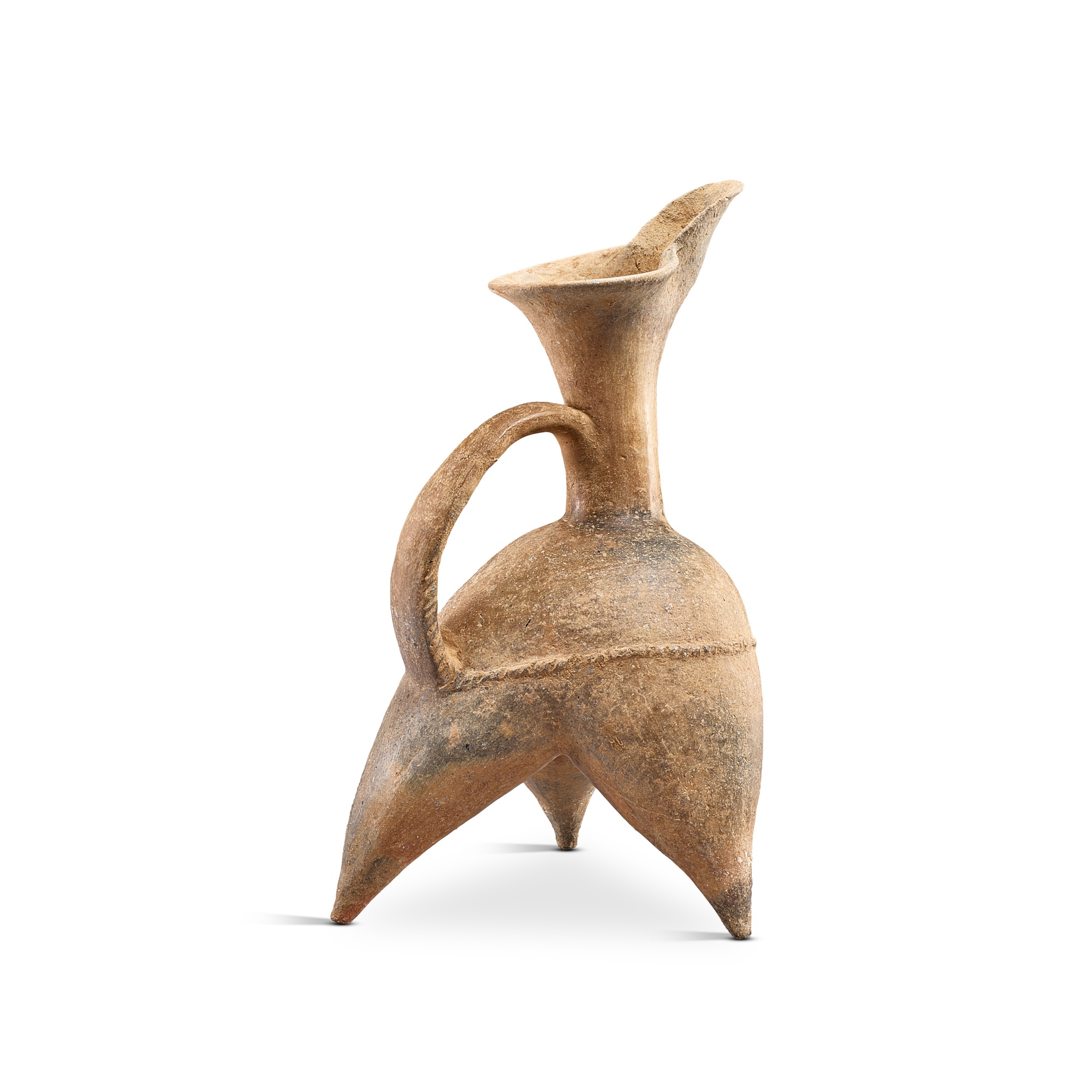 A pottery tripod ewer, Dawenkou culture, c. 4300-2400 BC 大汶口文化 陶鬹 ...