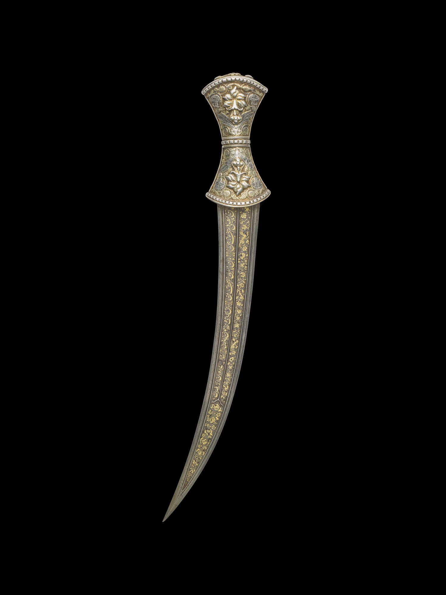 An exceptional Ottoman dagger with gold-inlaid blade, 16th century ...
