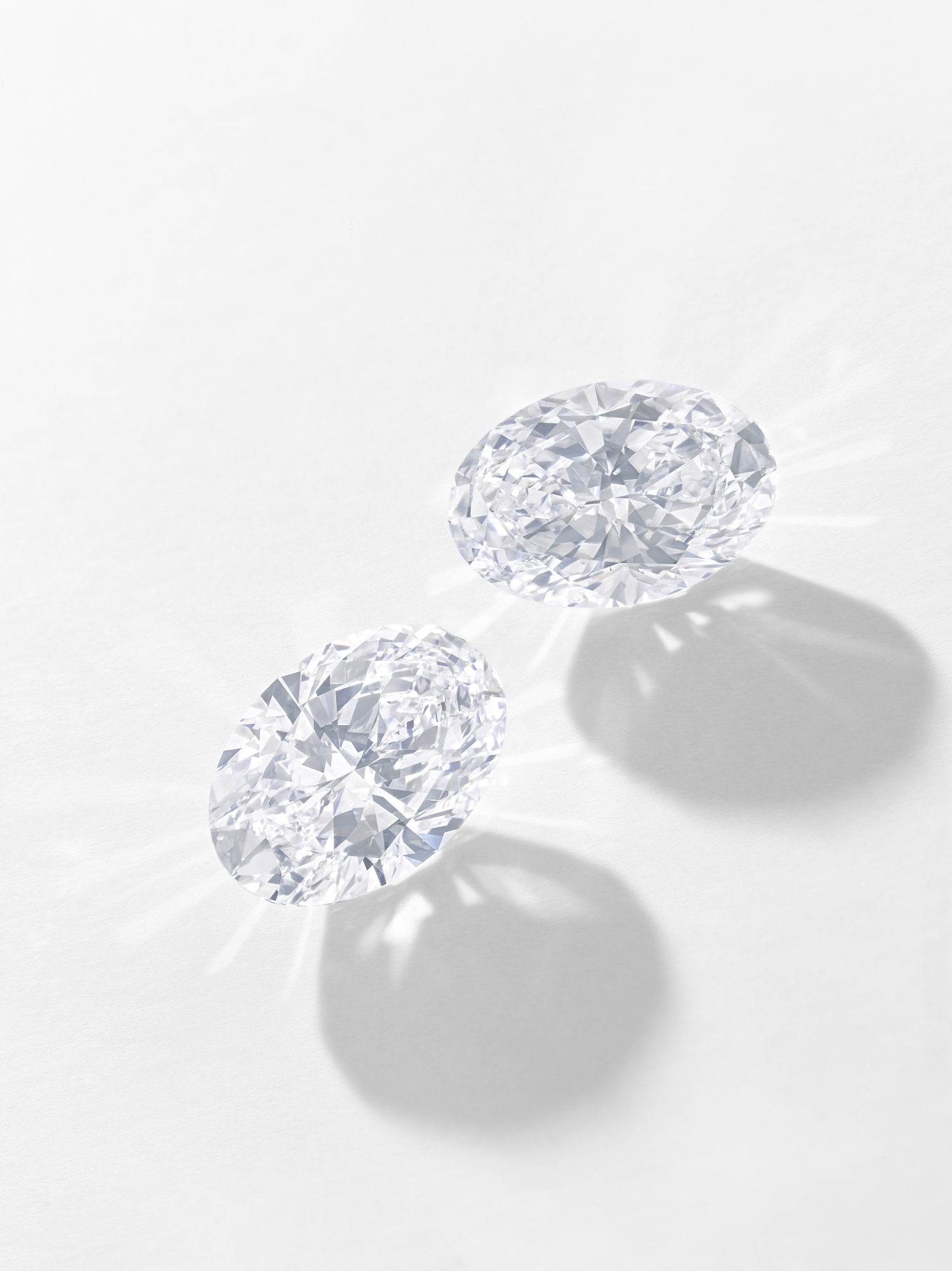 Superb pair of unmounted diamonds | 裸鑽一對 | Magnificent Jewels and Noble ...