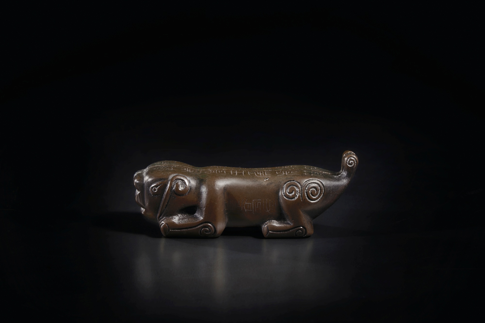 An inscribed bronze tiger tally, Ming dynasty | 明 銅錯銀「武亭王」虎符 ...