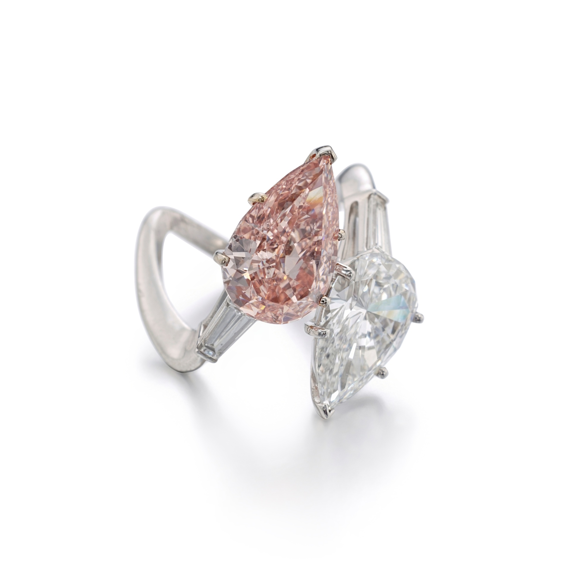 Fine fancy orangy pink diamond ring | 彩橙粉紅色鑽石戒指 | Magnificent Jewels and Noble Jewels | | Sotheby's