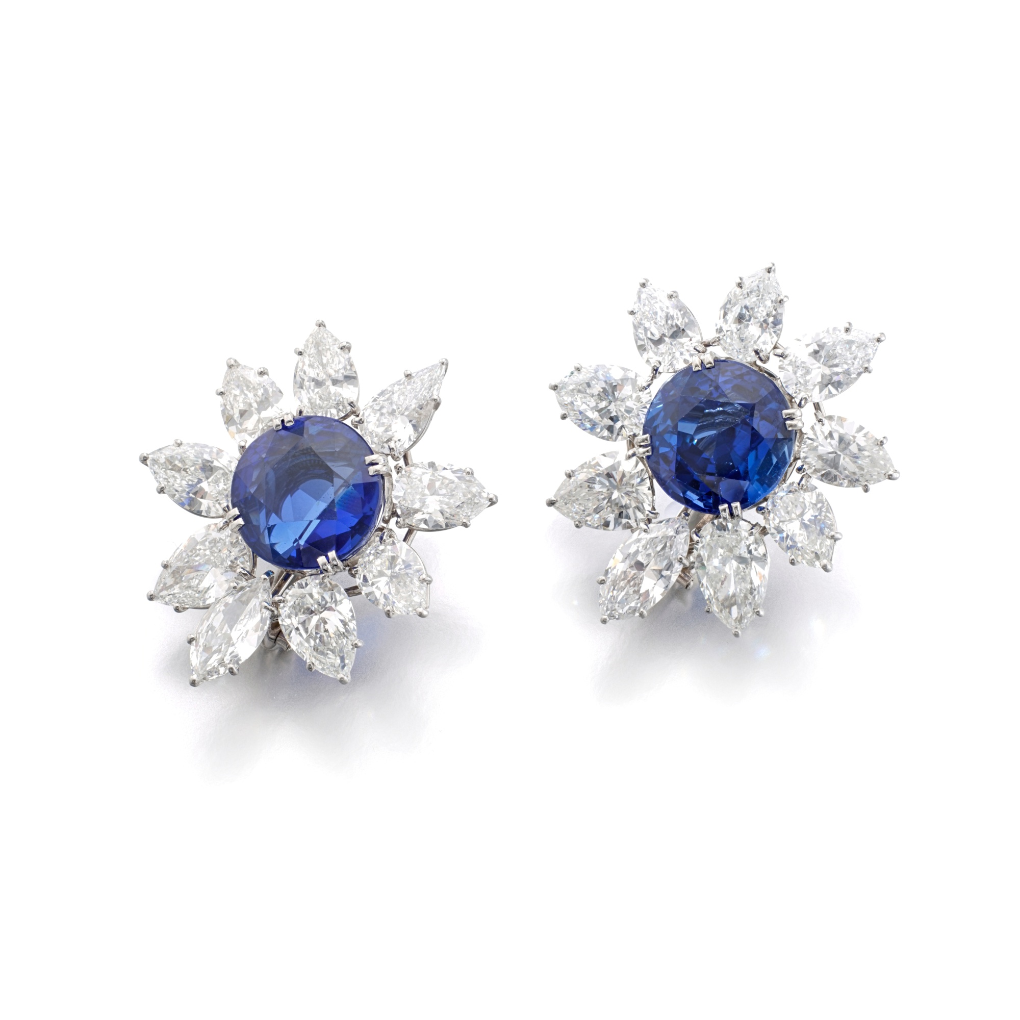 Pair Of Sapphire And Diamond Ear Clips 海瑞溫斯頓 藍寶石及鑽石耳夾一對 Magnificent
