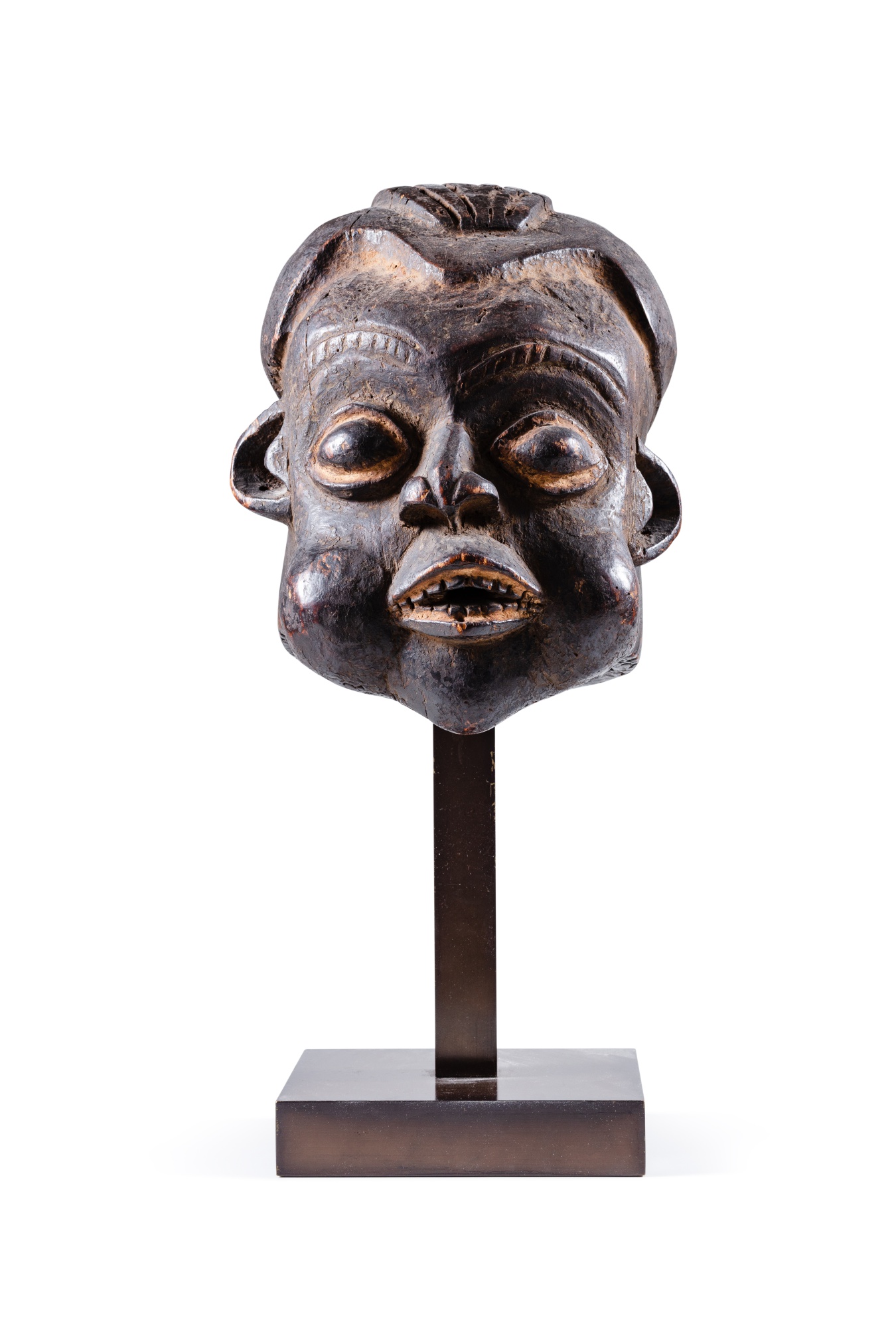 Masque-heaume, Bamileke Kom, Cameroun | Bamileke Kom Helmet Mask ...