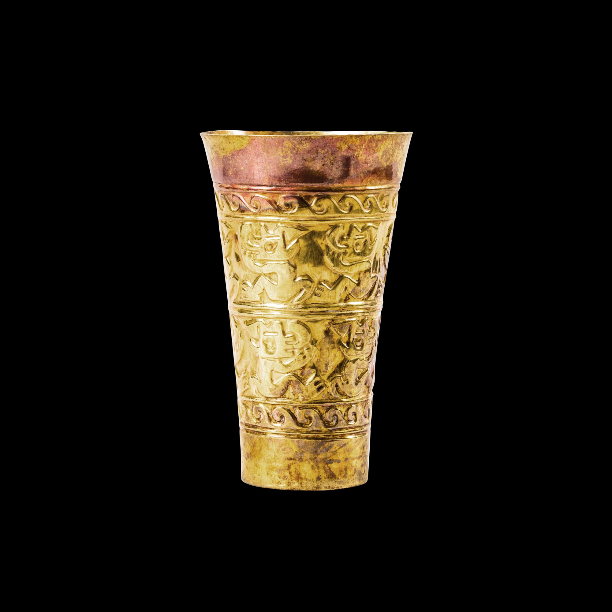 Vase en or Sicán, ca. 950-1250 AP. J.-C. | Sicán Gold beaker, ca. AD ...