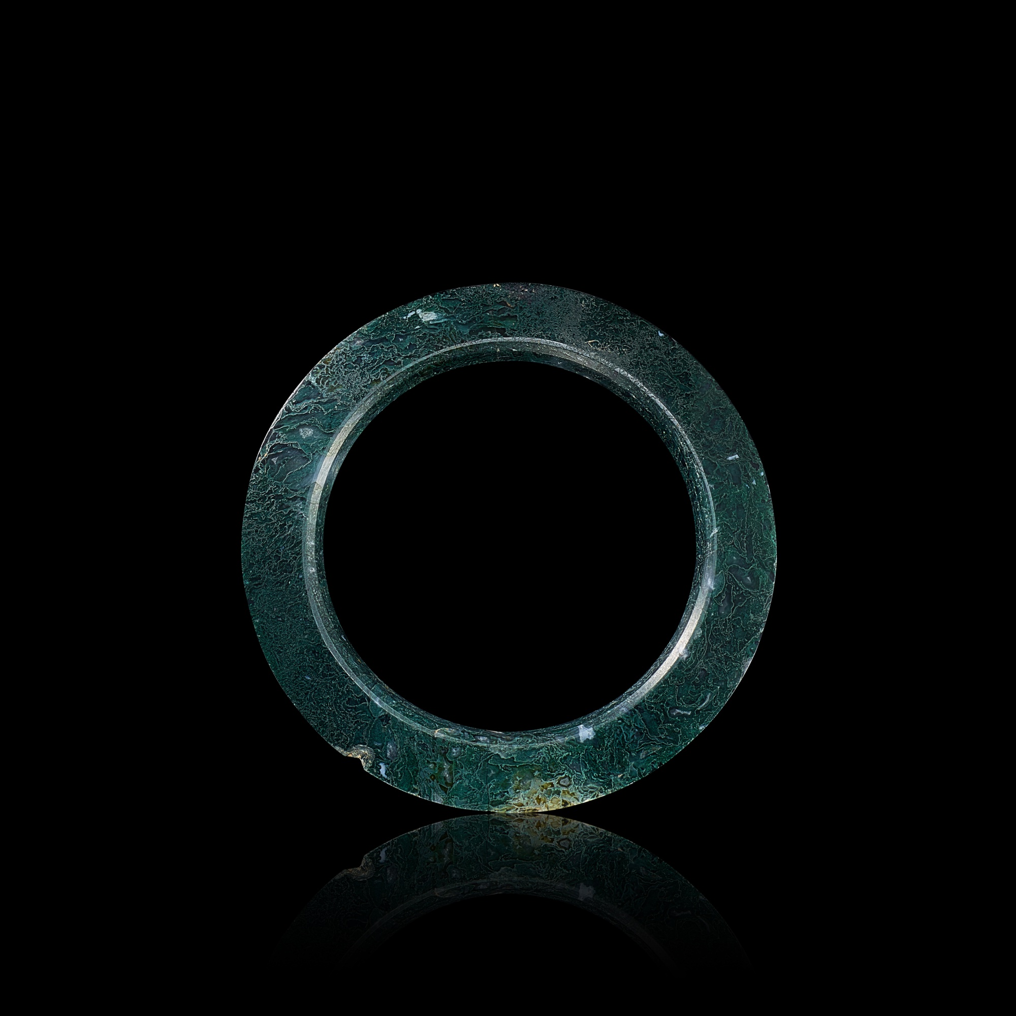 A blue dendritic agate ring, yuan, Eastern Zhou dynasty, Warring States ...