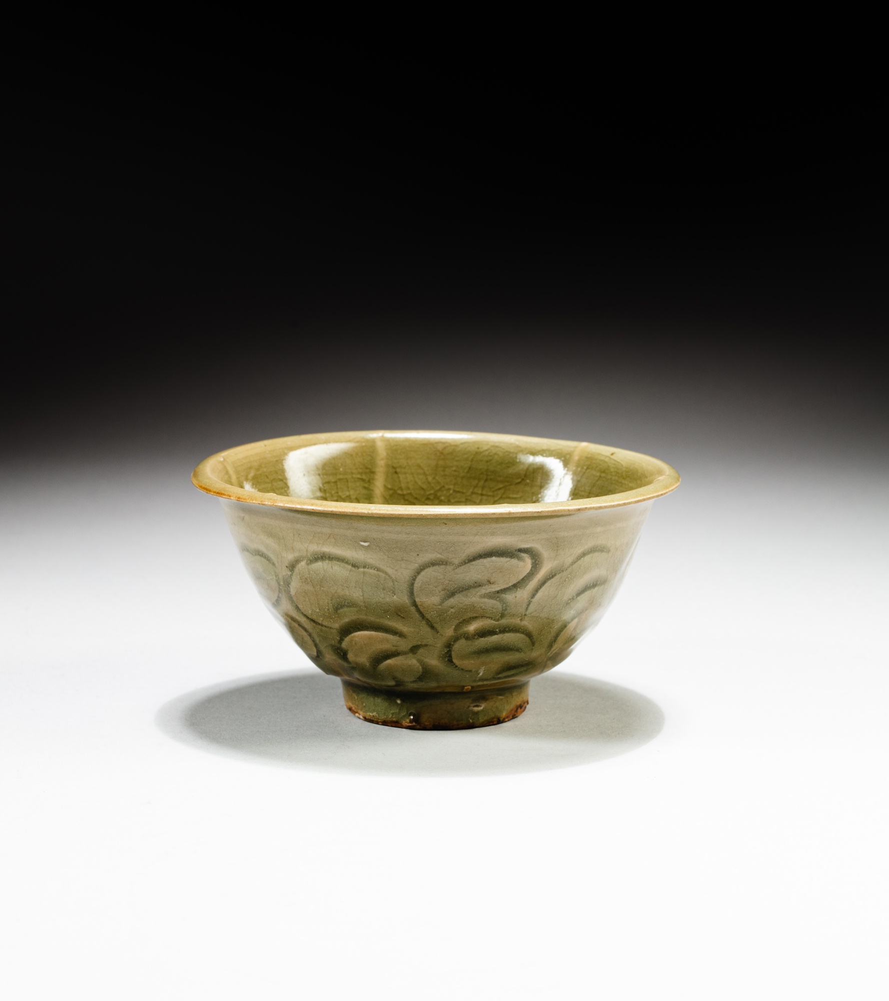 A Yaozhou celadon carved 'peony' bowl, Northern Song dynasty | 北宋 ...