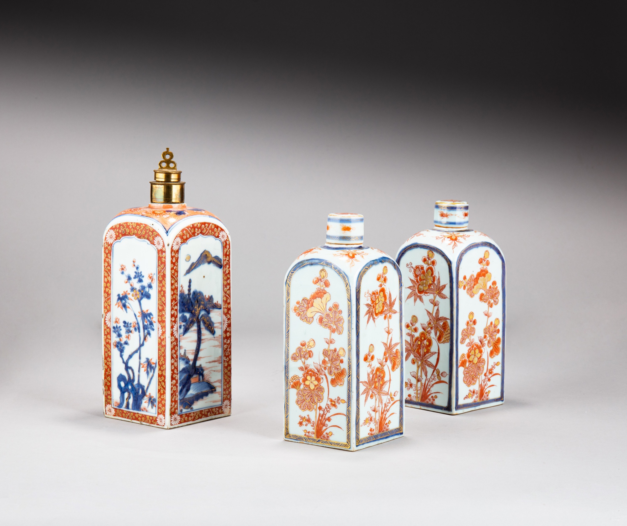 Three Imari square-form bottles and covers, Qing dynasty, Kangxi period ...